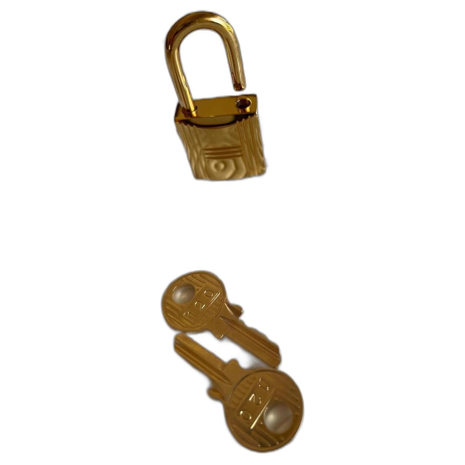 padlock and its 2 Hermès handbag keys Golden Metal ref.1022687 - Joli ...