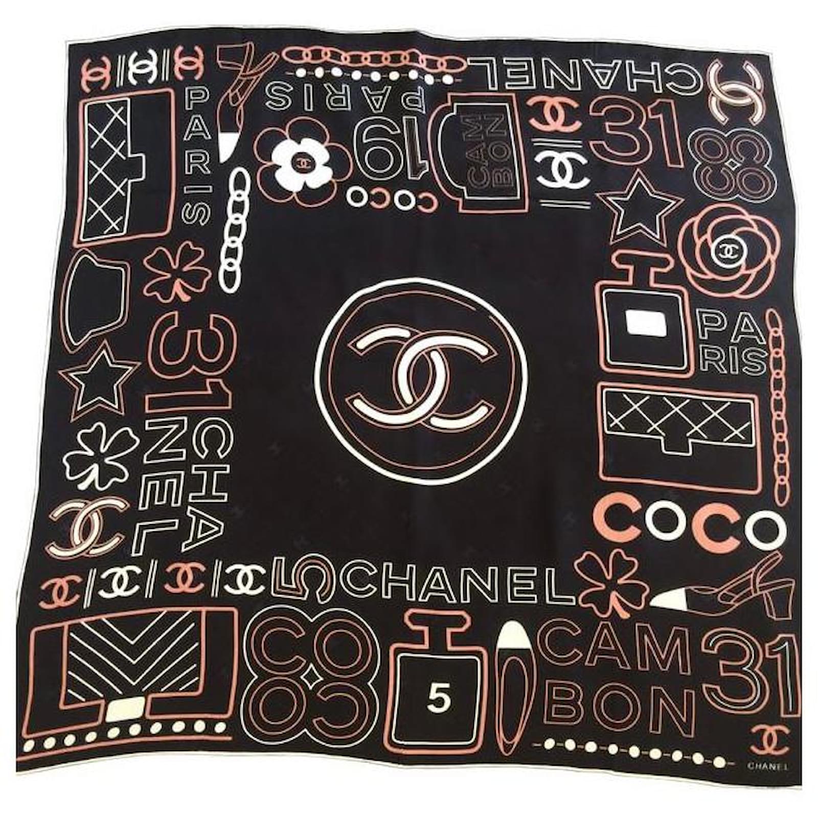 Chanel Scarves Black Silk ref.1025475 - Joli Closet
