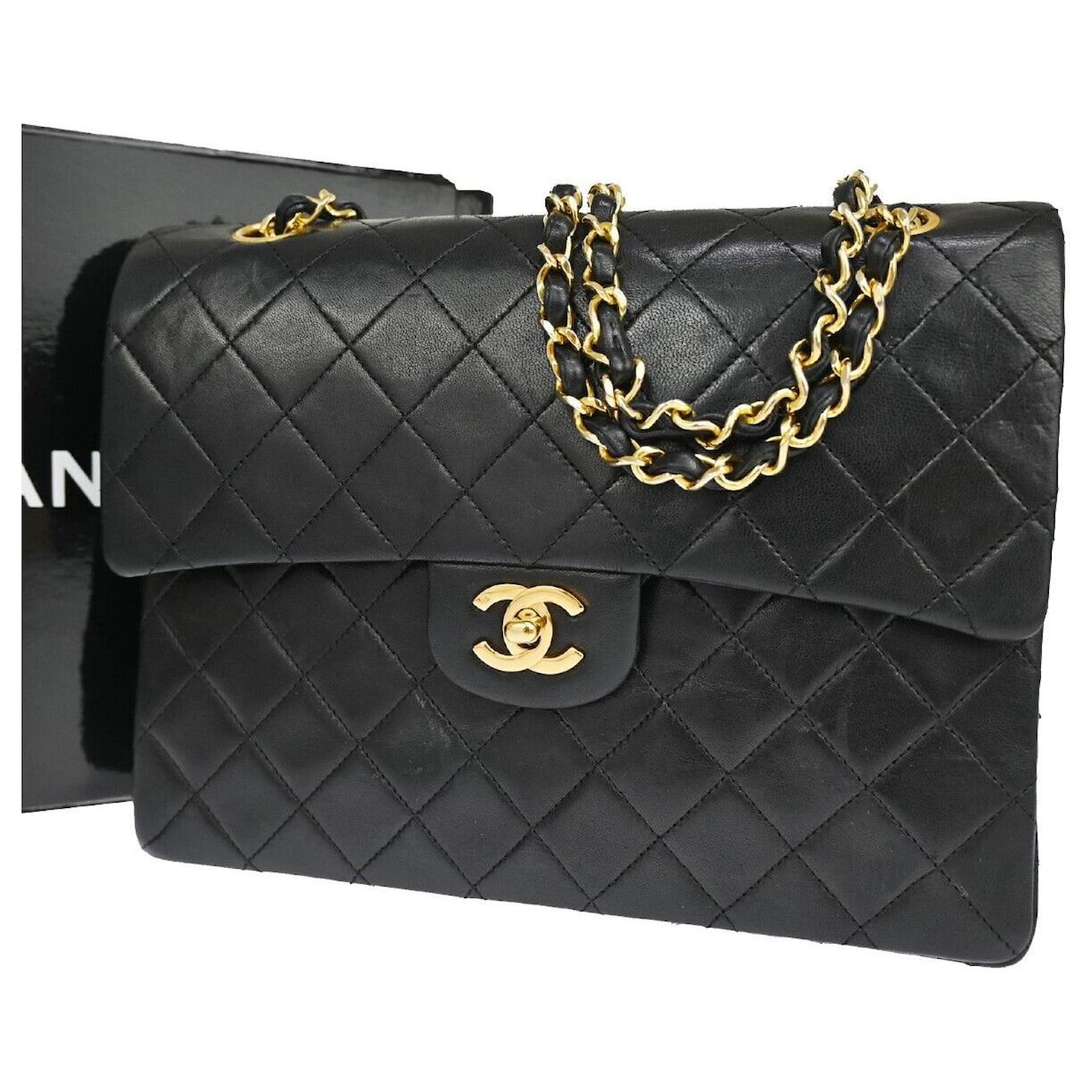 Timeless Chanel Classic Flap Black Leather ref.JC1028754 (Sold) - Joli ...