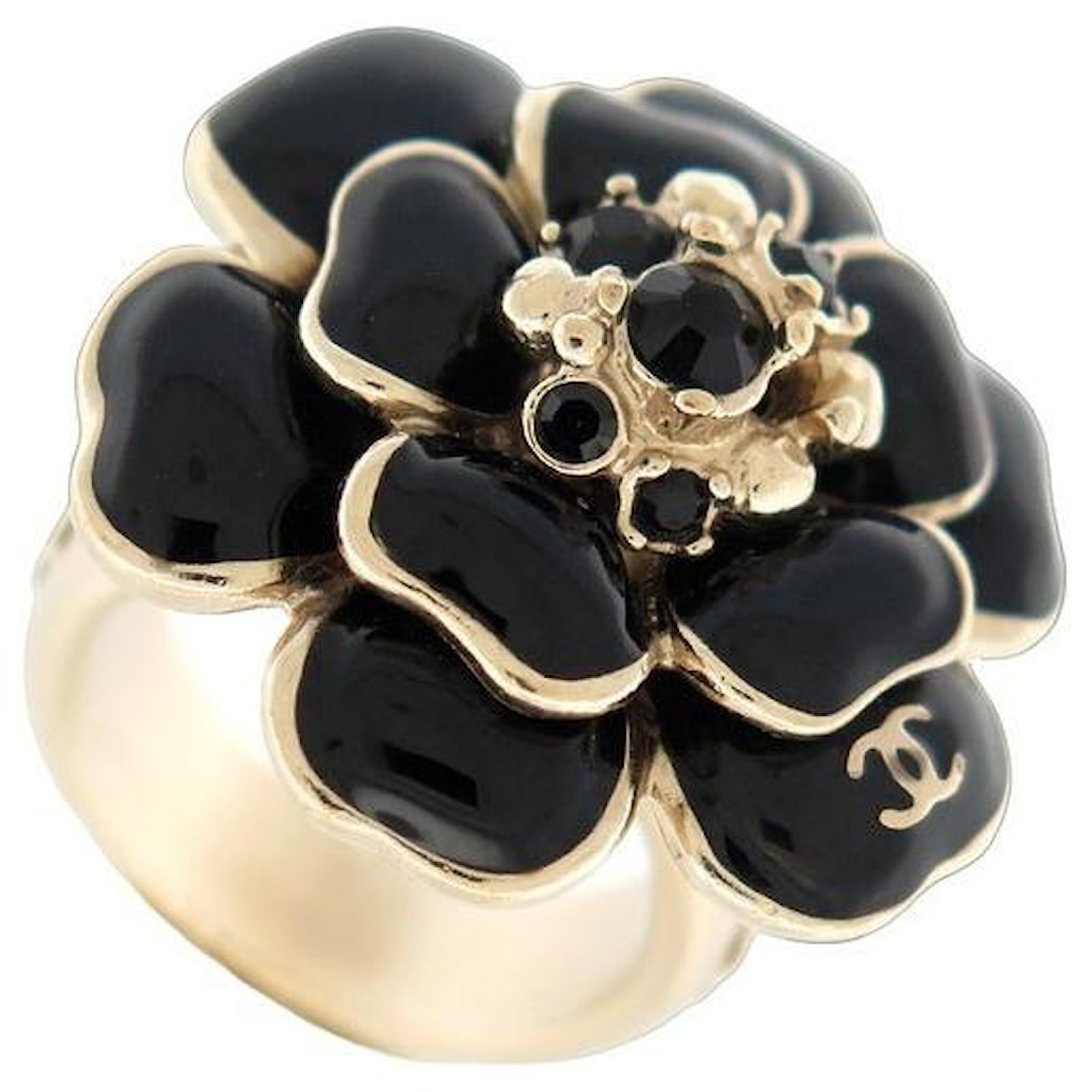 BAGUE CHANEL FLEUR CAMELIA 2013 METAL DORE ET LAQUE NOIRE 52 LACQUER ...