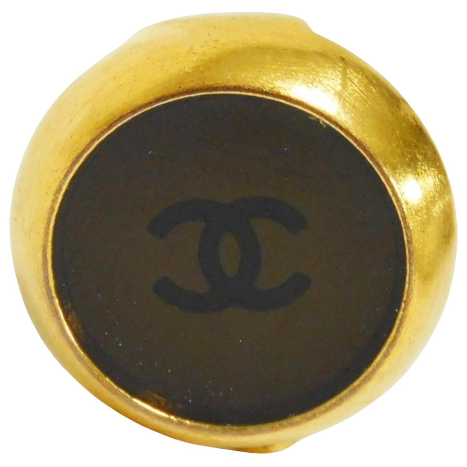 Chanel COCO Mark Golden Metal ref.1037119 - Joli Closet