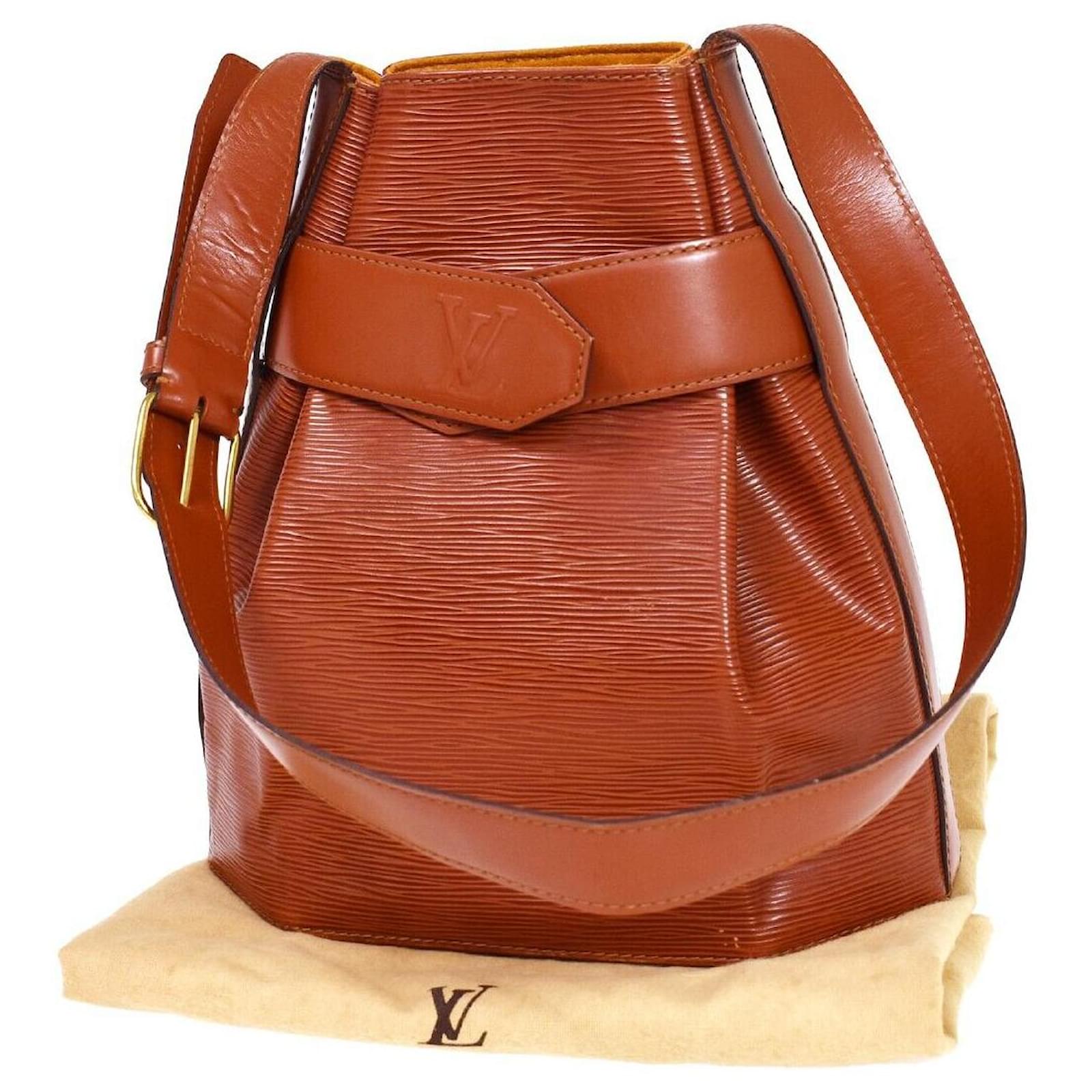 Louis Vuitton Brown Leather ref.1043845 - Joli Closet