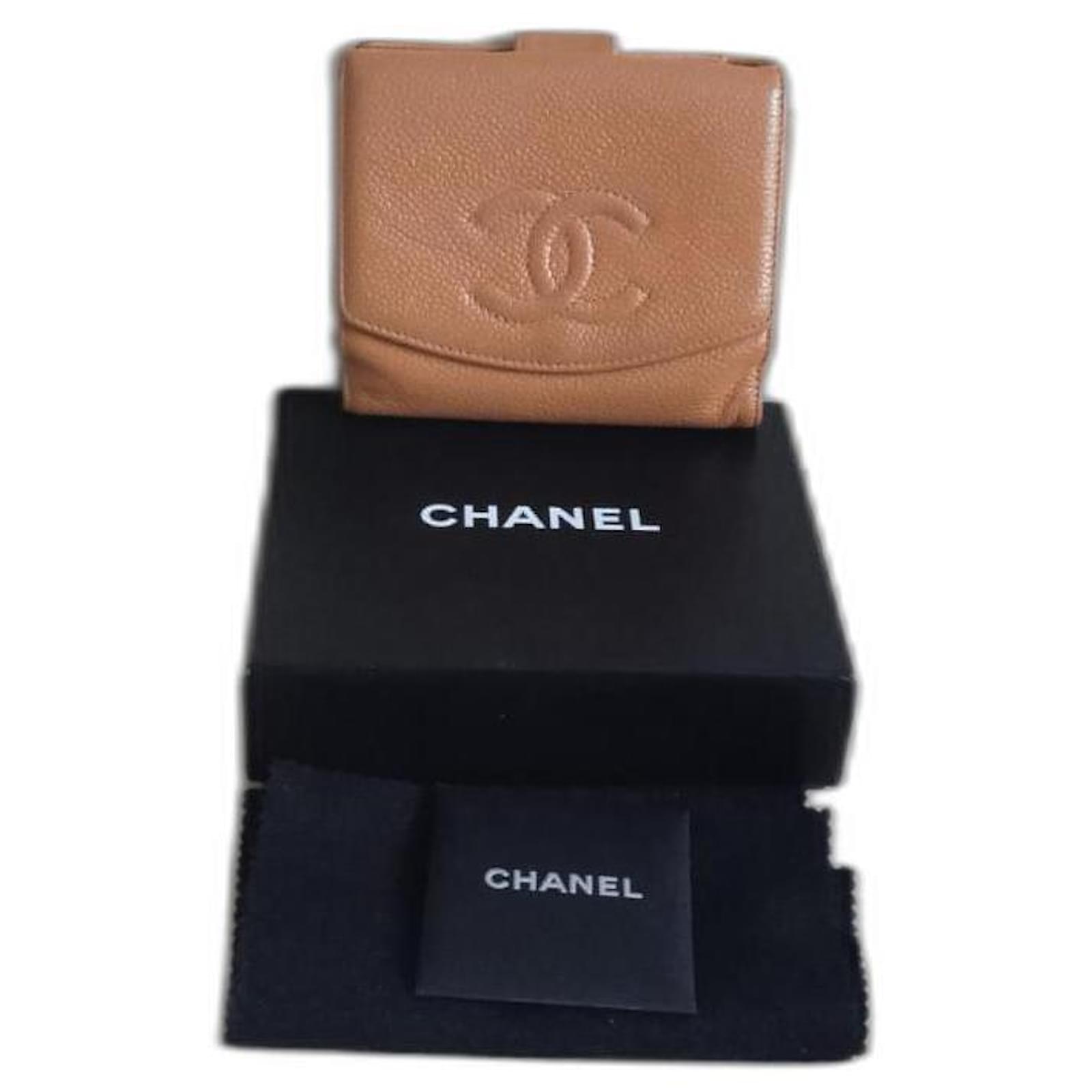 Chanel Wallets Beige Leather ref.1044072 - Joli Closet