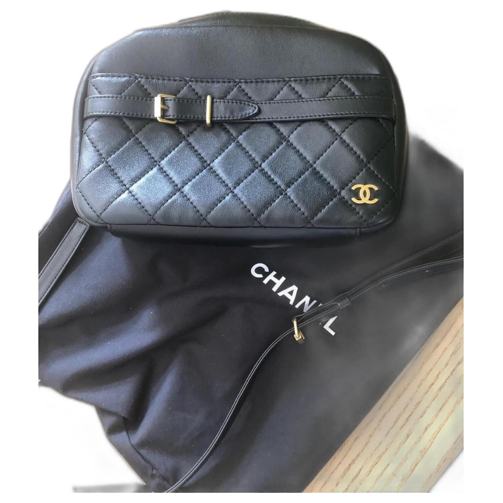 Chanel Camera Black Lambskin ref.1050371 - Joli Closet