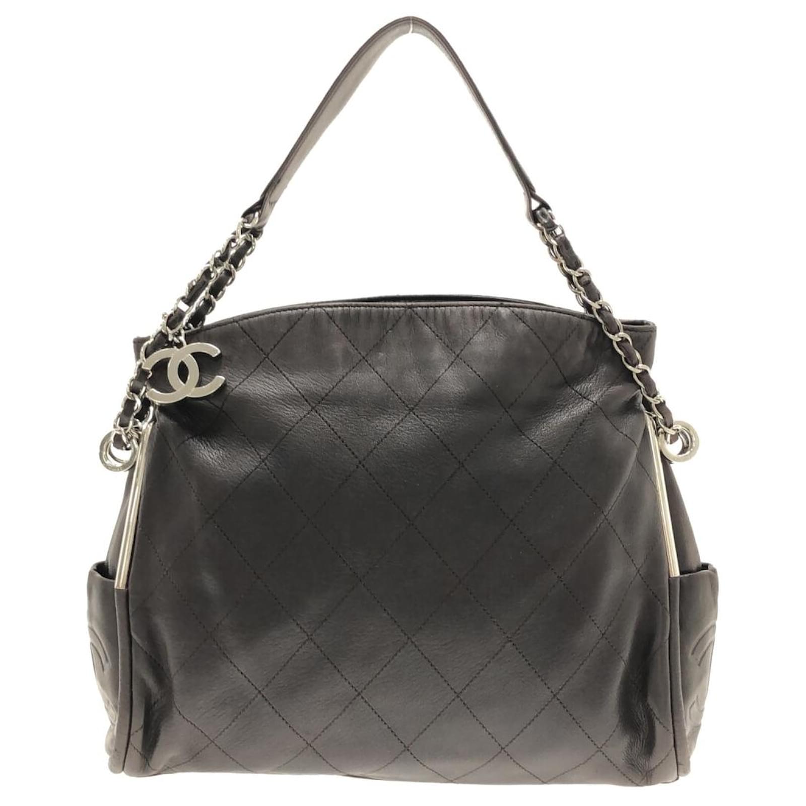 Chanel Matrasse Black Leather ref.1055114 - Joli Closet