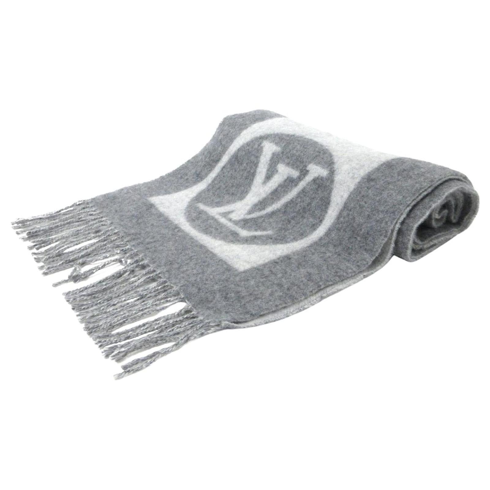 Louis Vuitton Cardiff Grey Wool ref.1055775 - Joli Closet