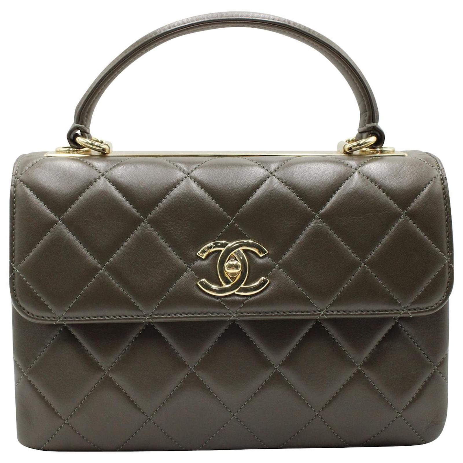 Trendy CC Chanel Petit Rabat CC Tendance en Cuir d'Agneau Vert Olive ...