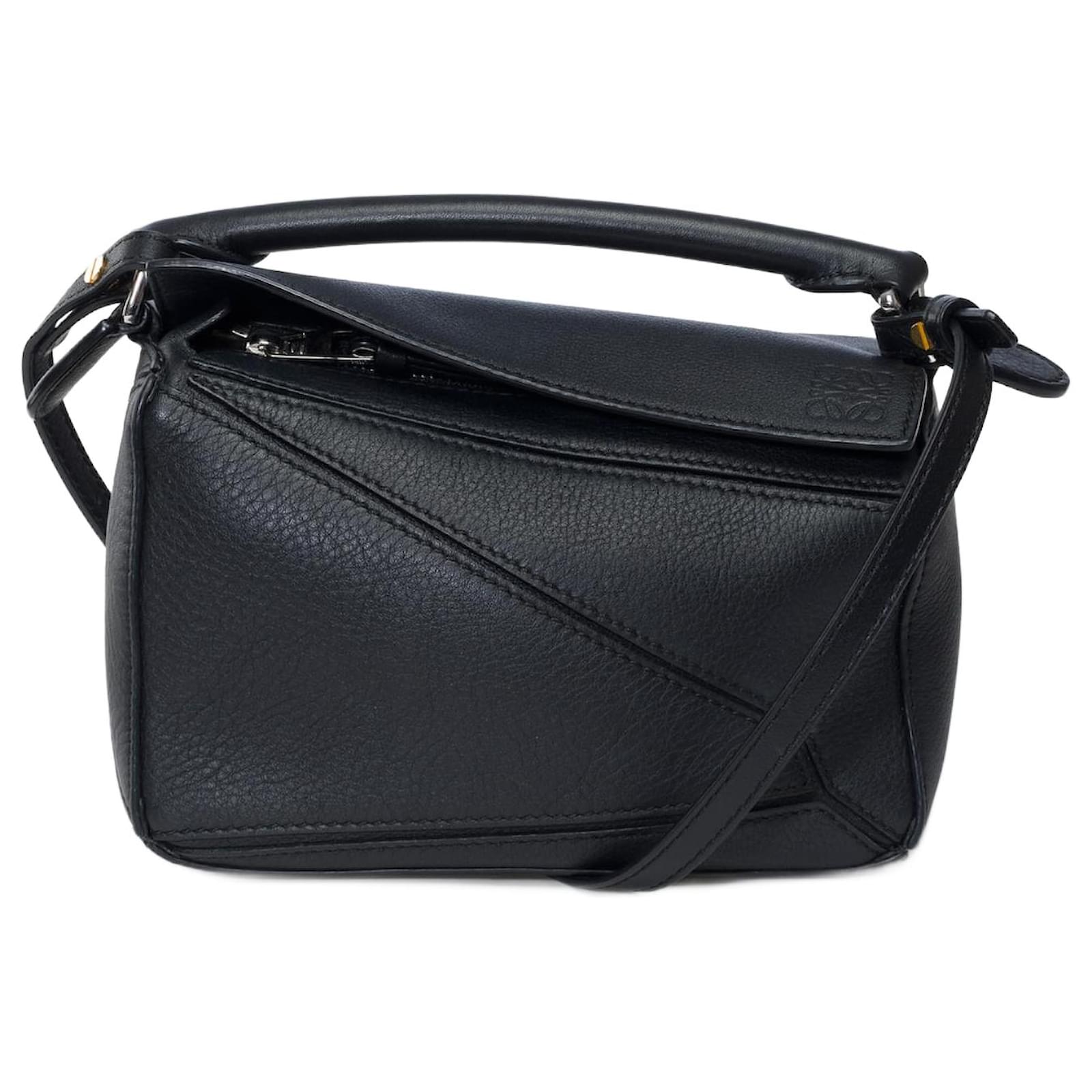 LOEWE Puzzle Bag in Black Leather - 101437 ref.1058115 - Joli Closet