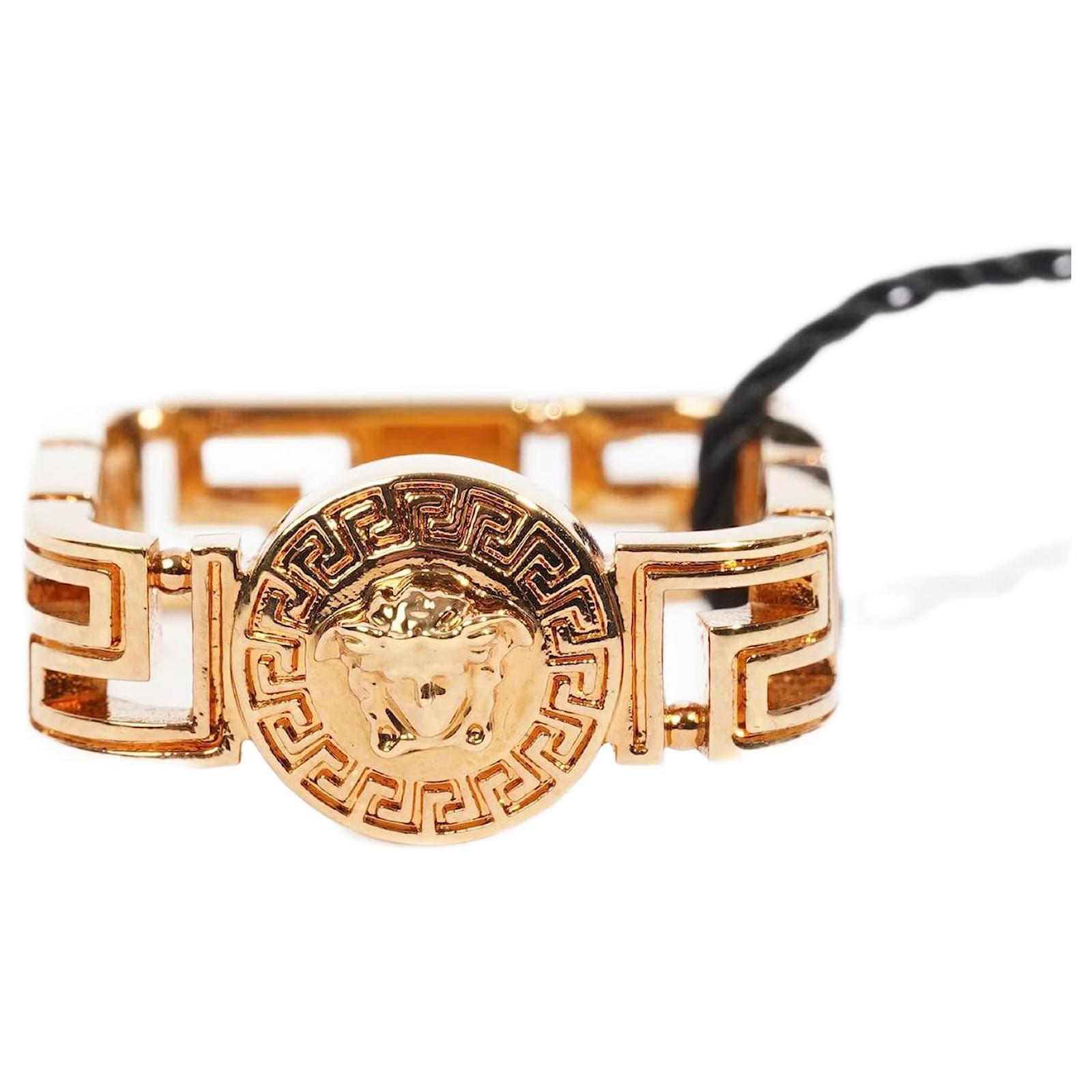 Versace Bague carrée dorée Medusa Greca Versace 15 Gold 15 Or jaune ref ...
