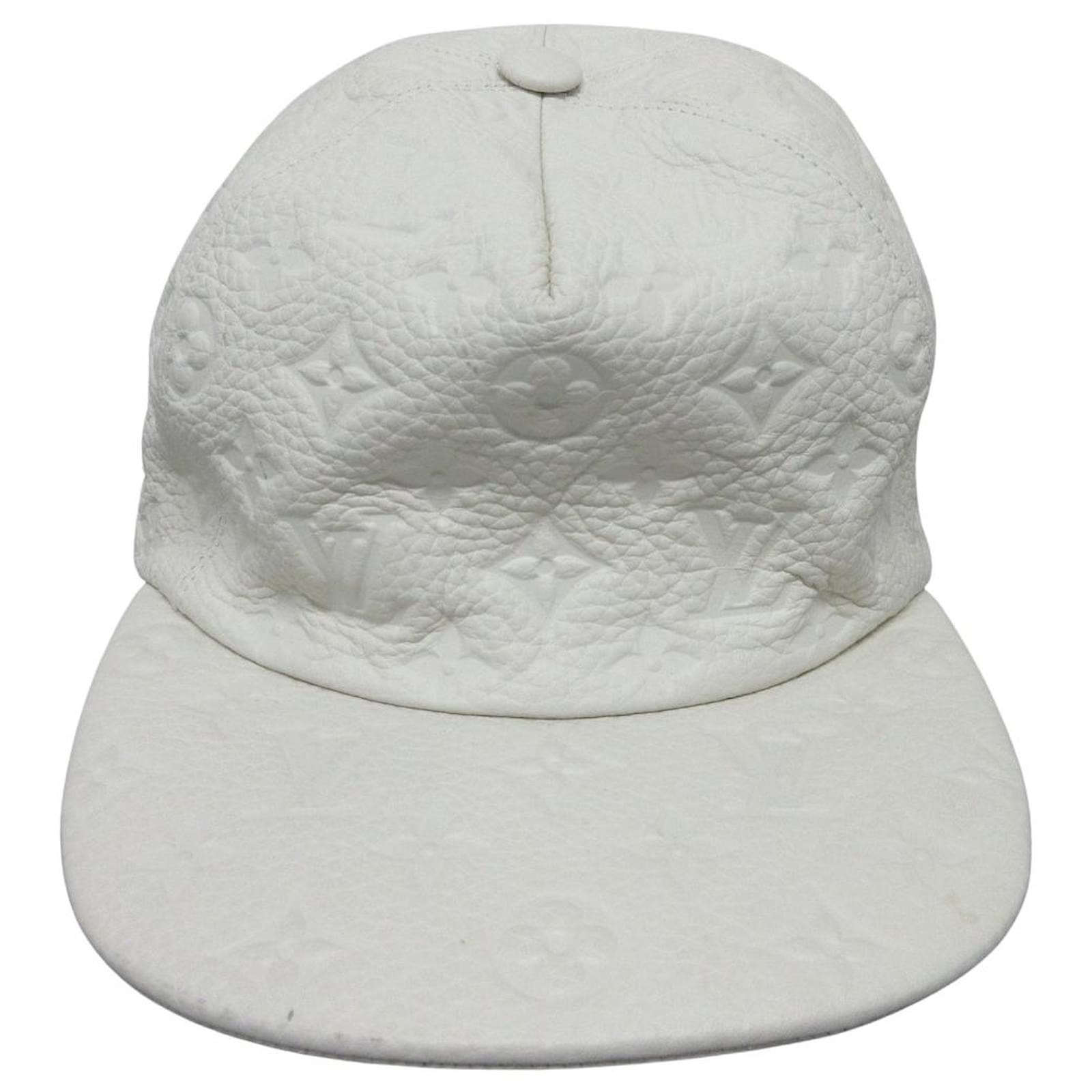 Louis Vuitton White Leather ref.1062420 - Joli Closet
