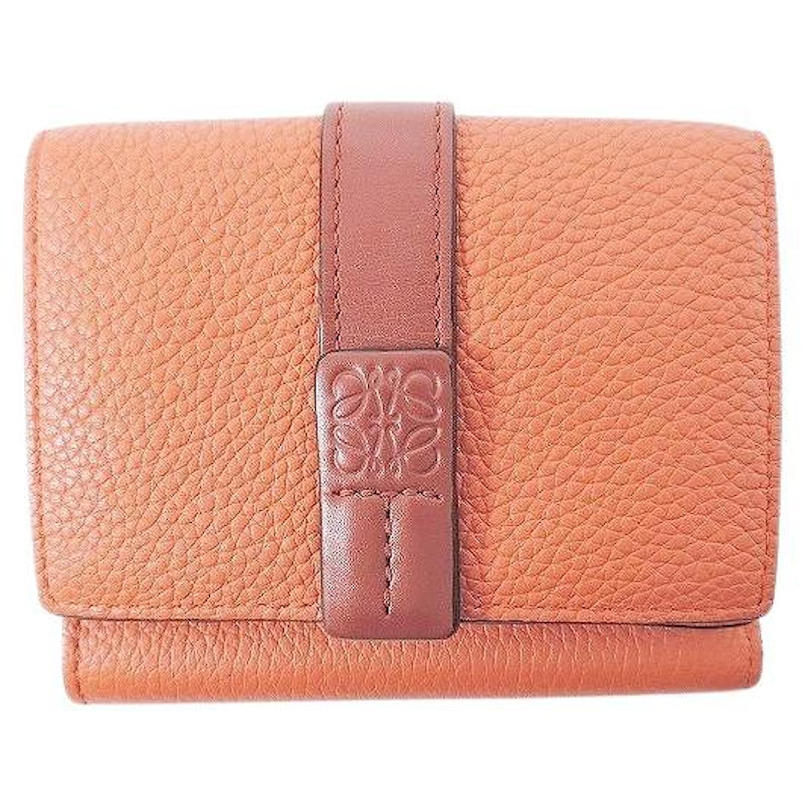 Loewe Trifold Wallet Orange Leather ref.1063826 - Joli Closet