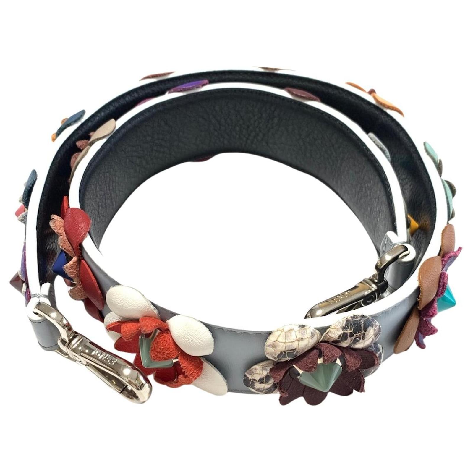 Fendi Strap You Grey Leather ref.1067346 - Joli Closet