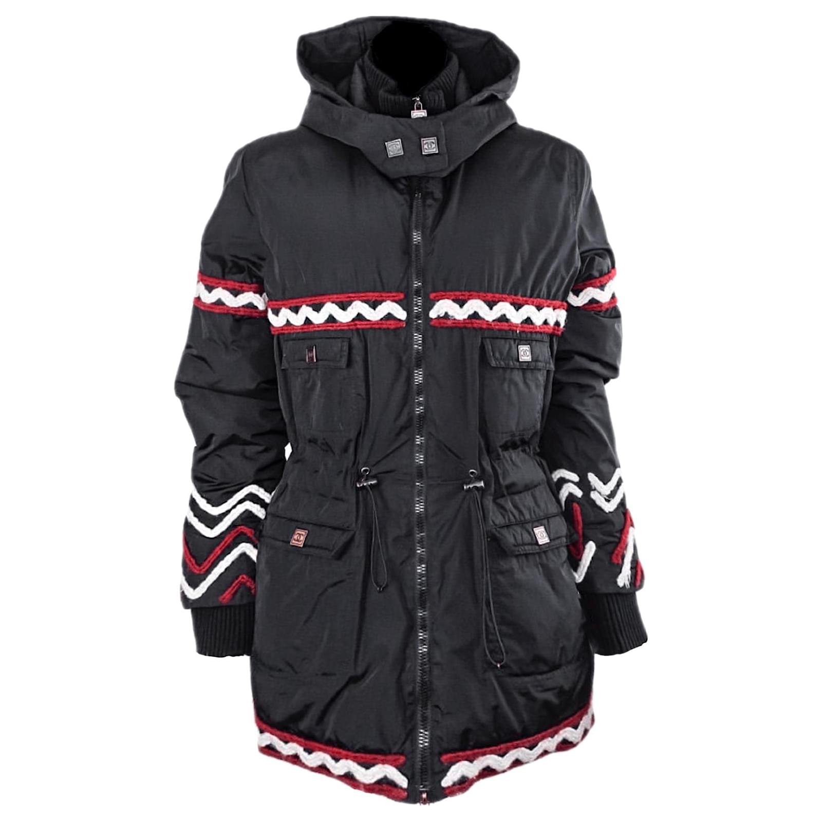 Chanel puffer coat Black Polyester ref.1067799 - Joli Closet