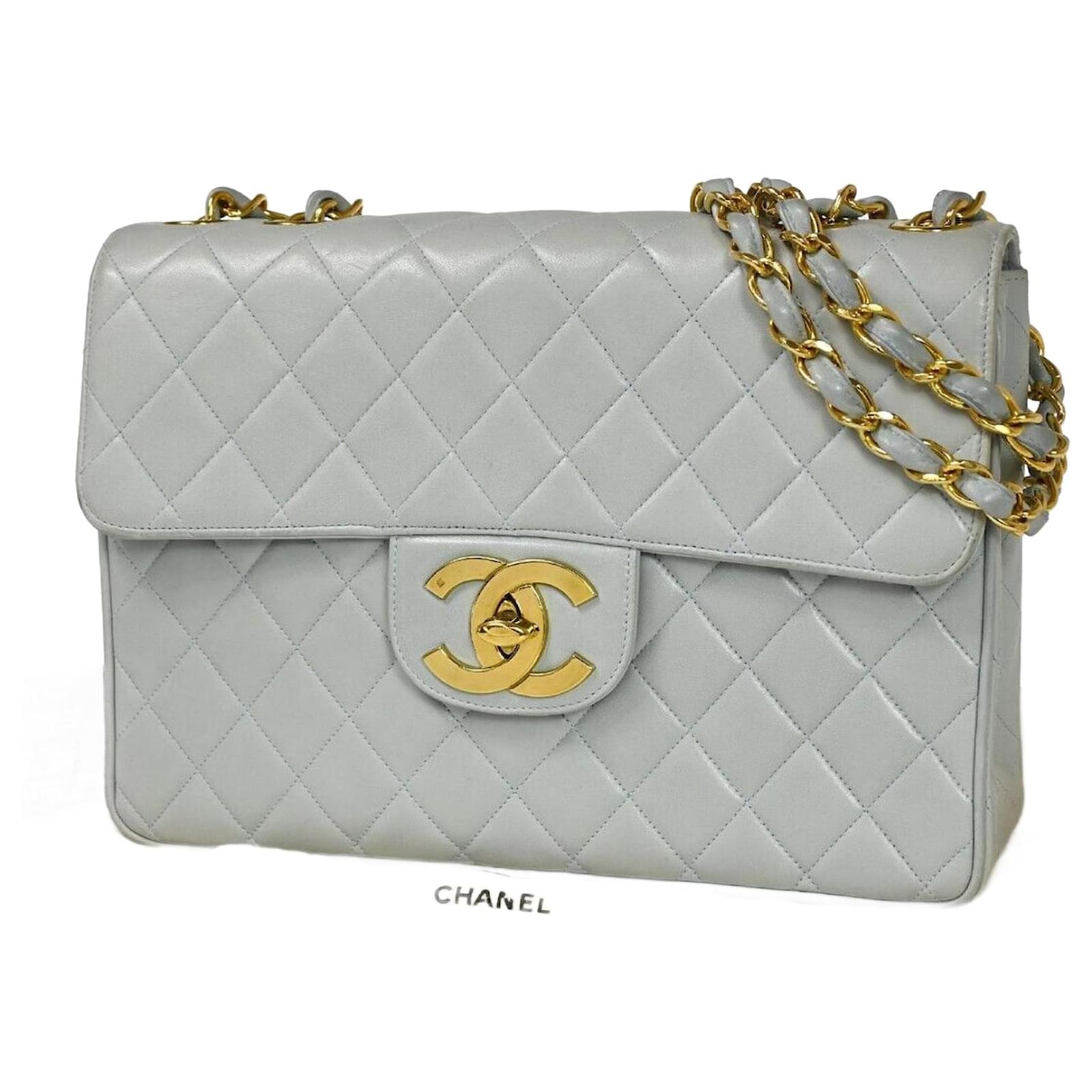 Timeless Chanel Matelassé Grey Leather ref.1074547 - Joli Closet