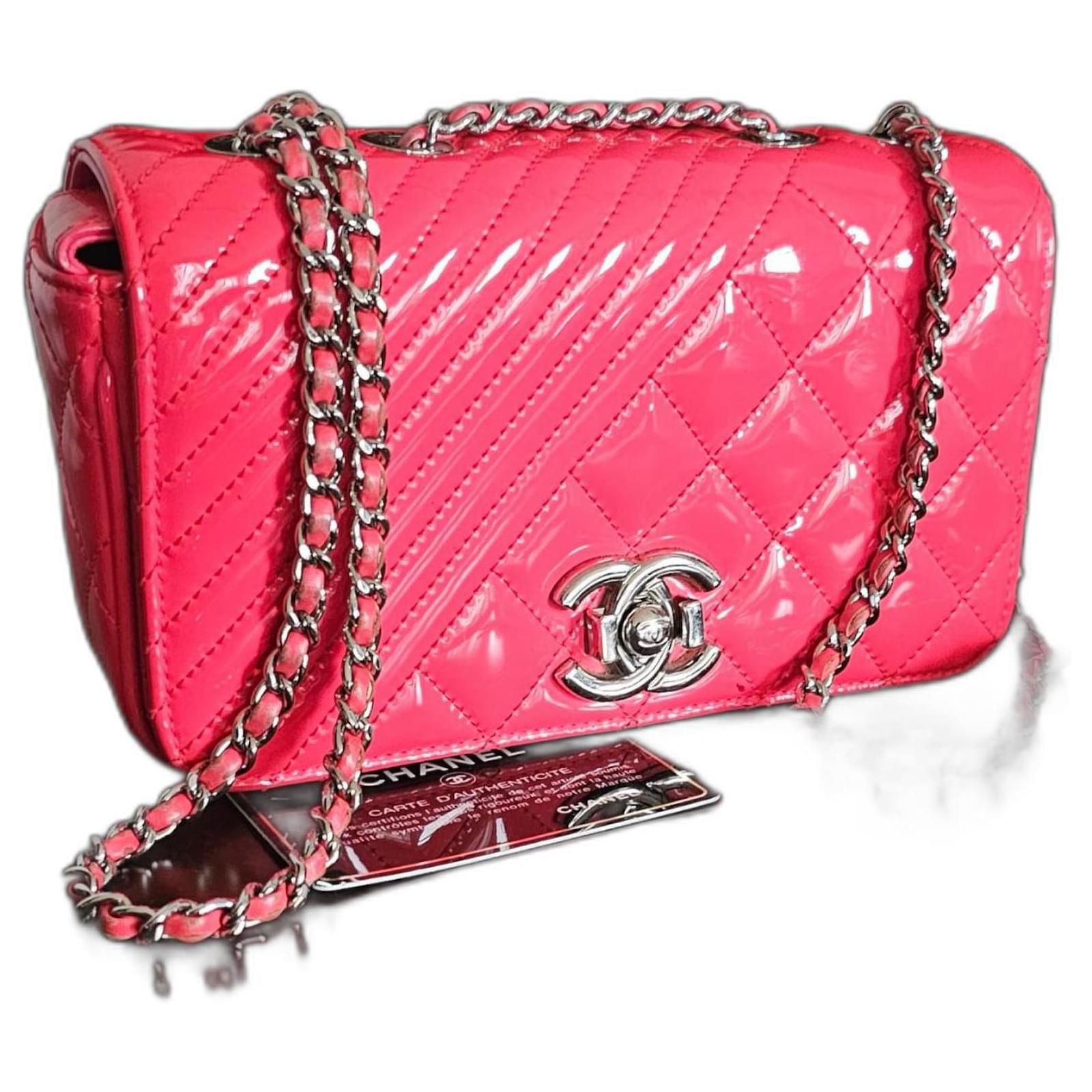Chanel Cross-body Bag Coral Leather ref.1075779 - Joli Closet