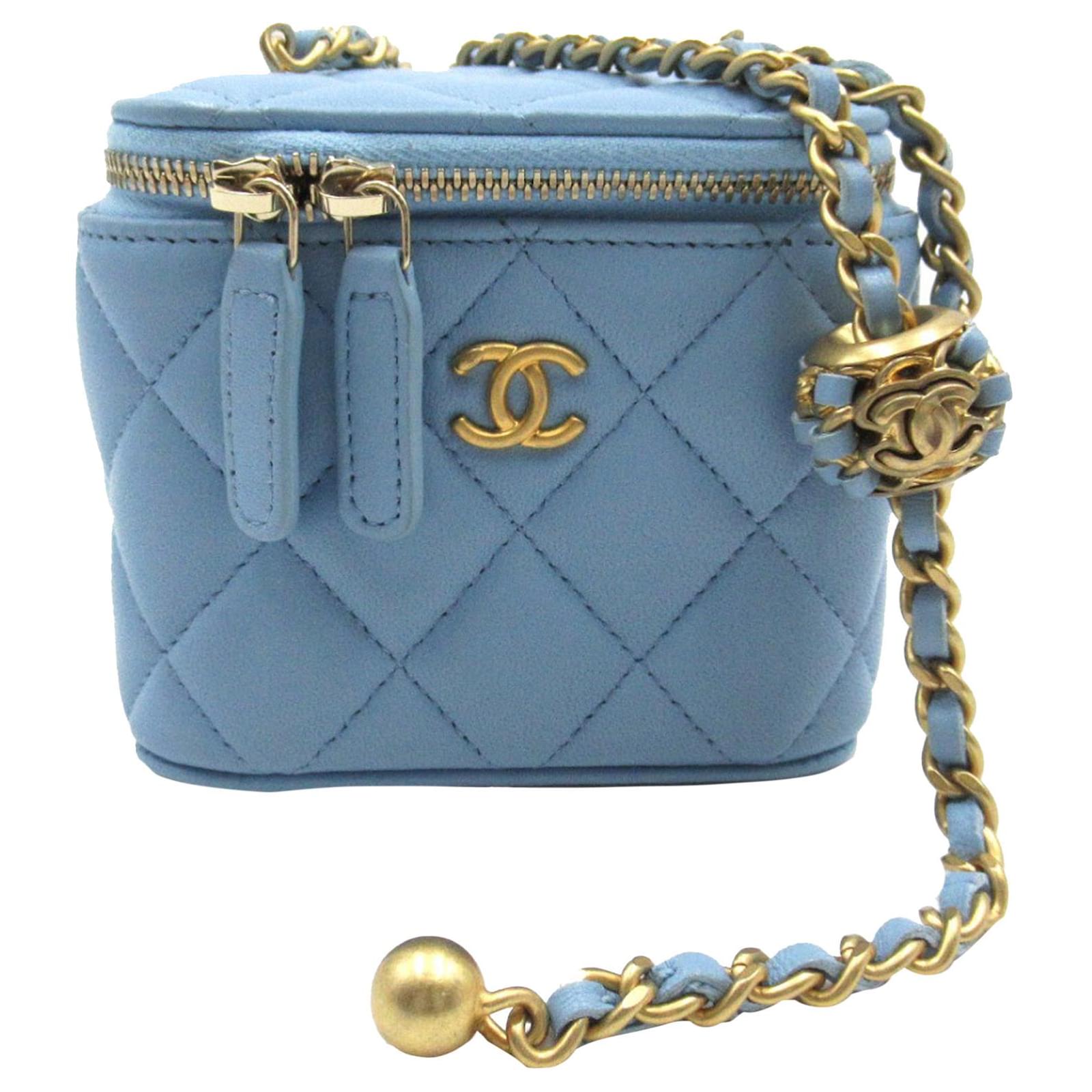 Chanel Blue CC Matelasse Vanity Bag Leather ref.1076754 - Joli Closet