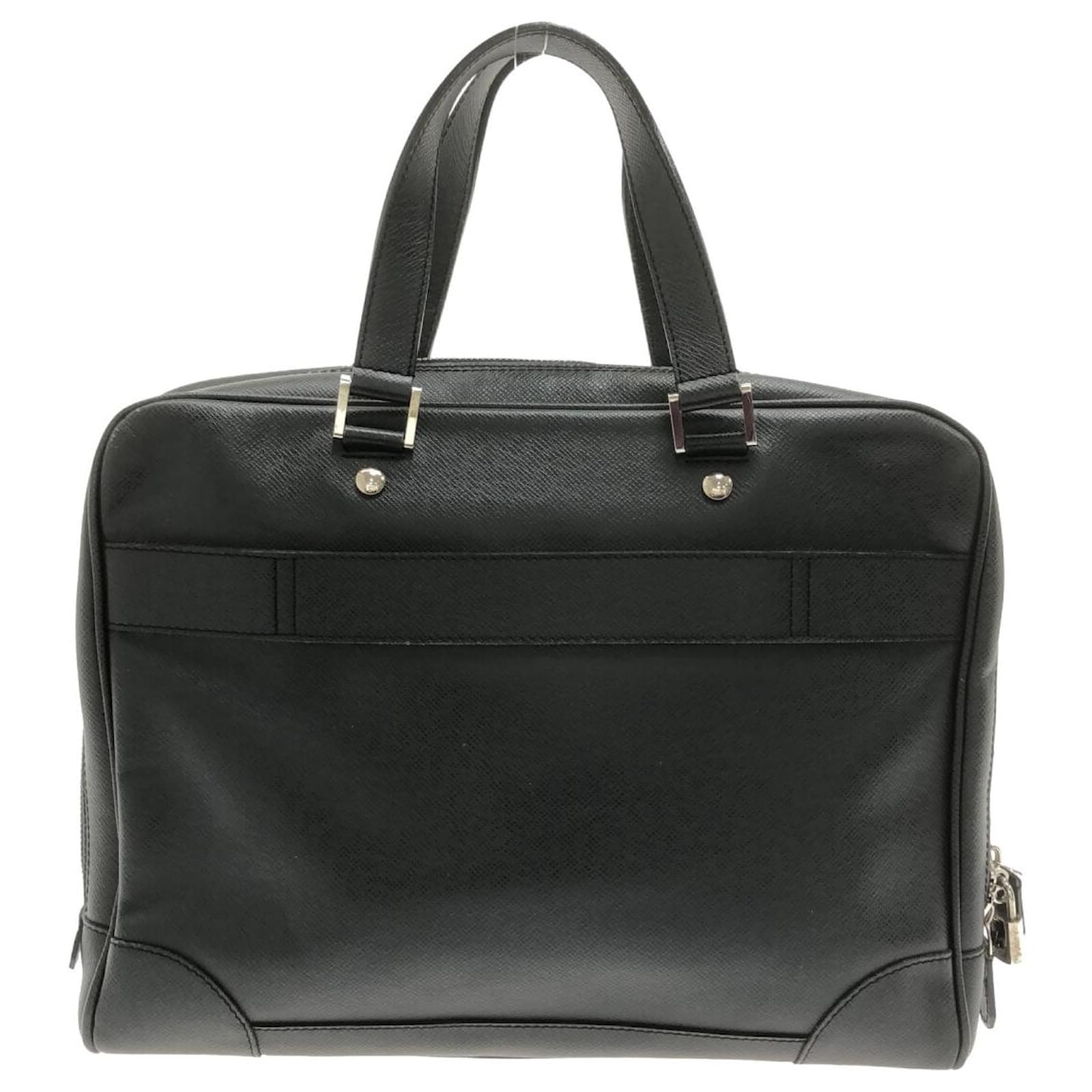 Louis Vuitton Igore Black Leather ref.1077140 - Joli Closet