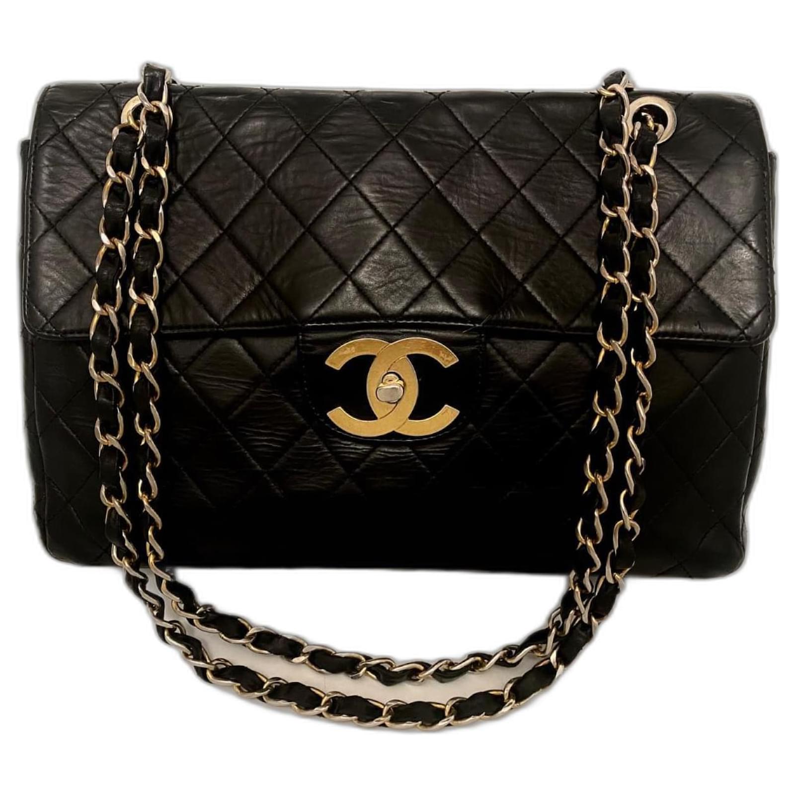 Timeless Chanel Maxi Jumbo Black Leather ref.1078296 - Joli Closet