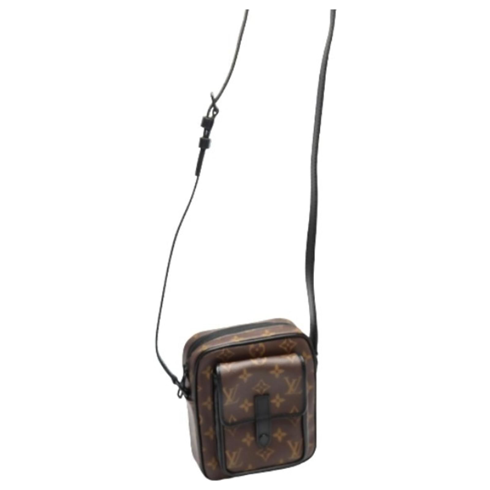 Louis Vuitton Christopher Brown Cloth ref.1080497 - Joli Closet