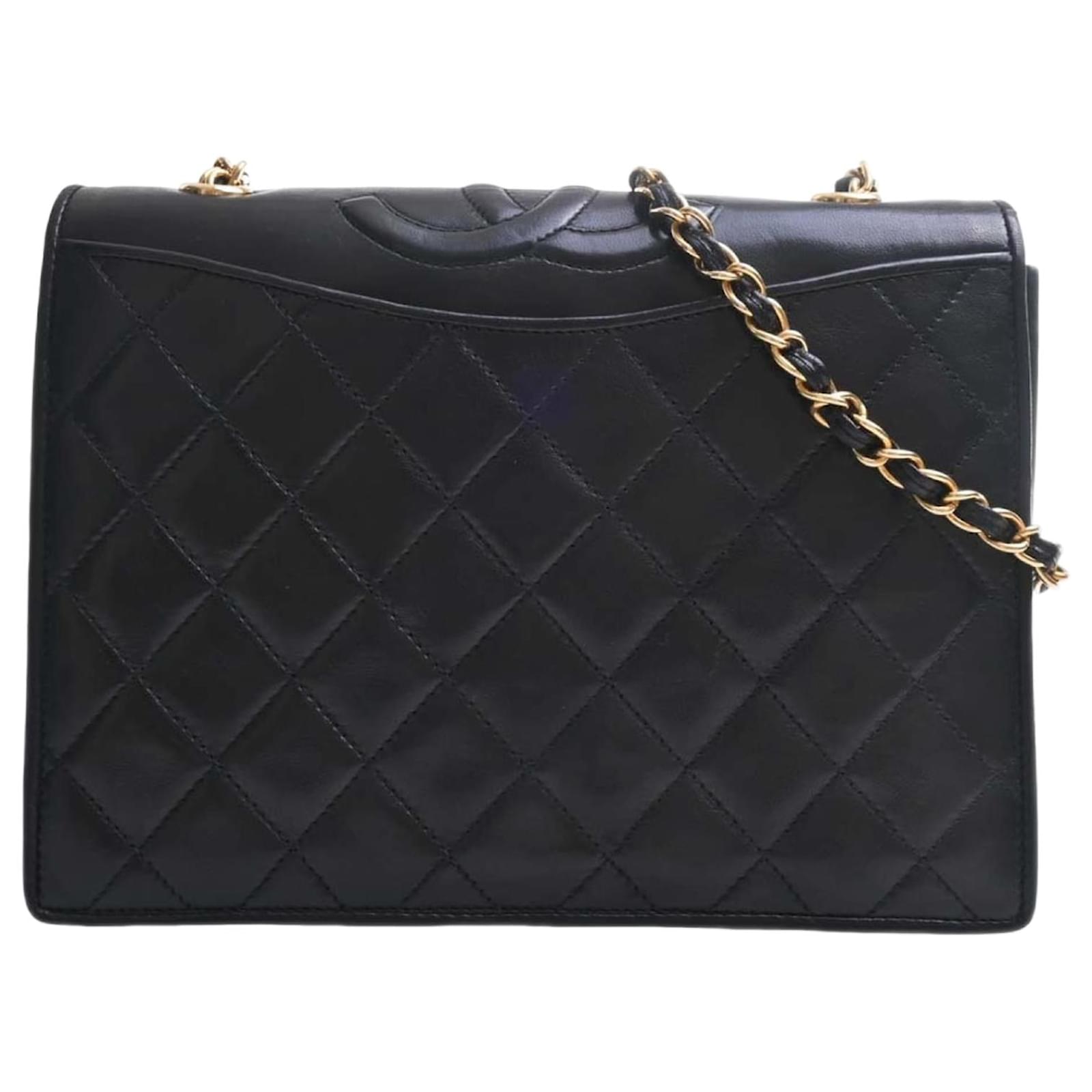 Timeless Chanel Matelassé Black Leather ref.1080949 - Joli Closet