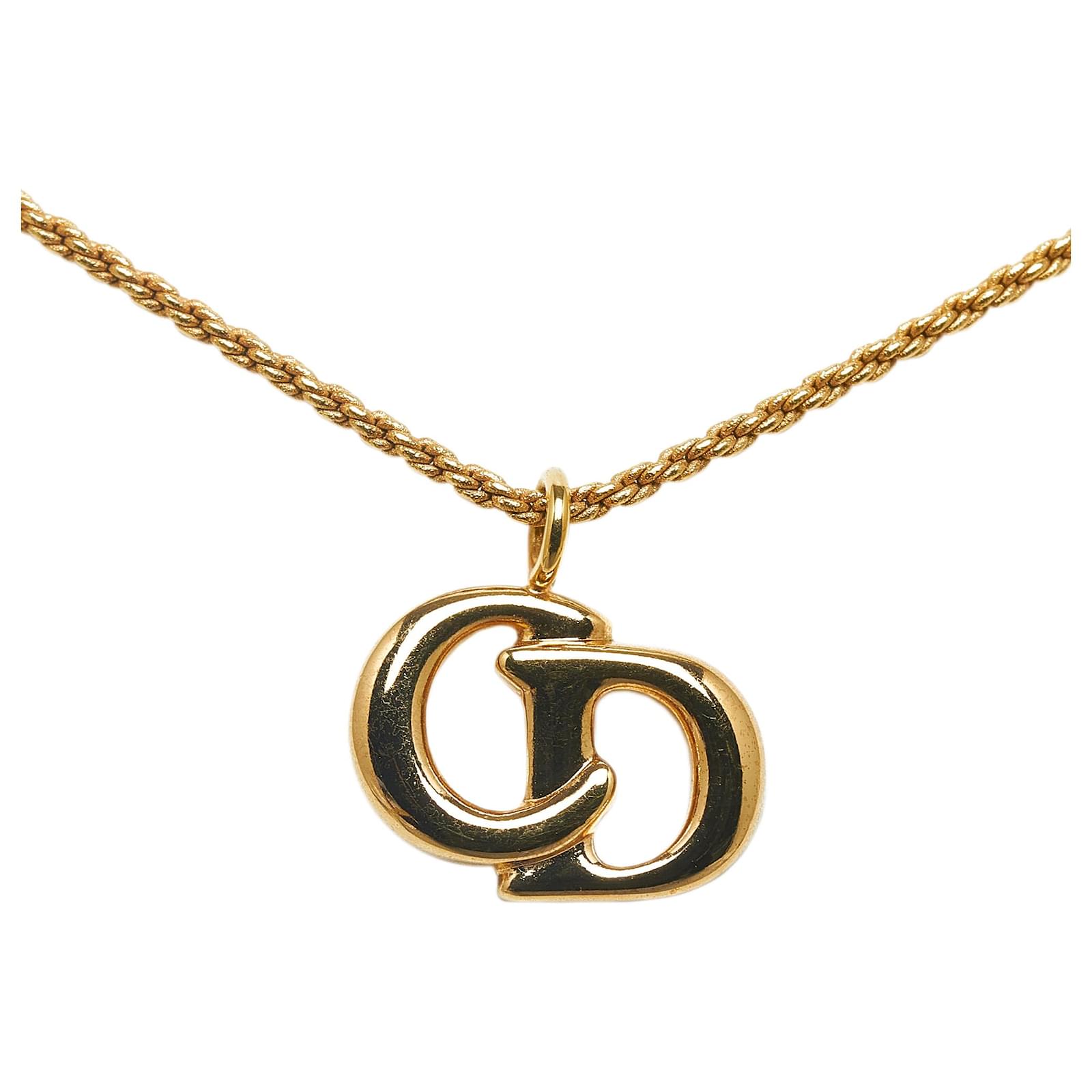 Collier pendentif logo CD doré Dior Métal Plaqué or ref.1086161 - Joli ...