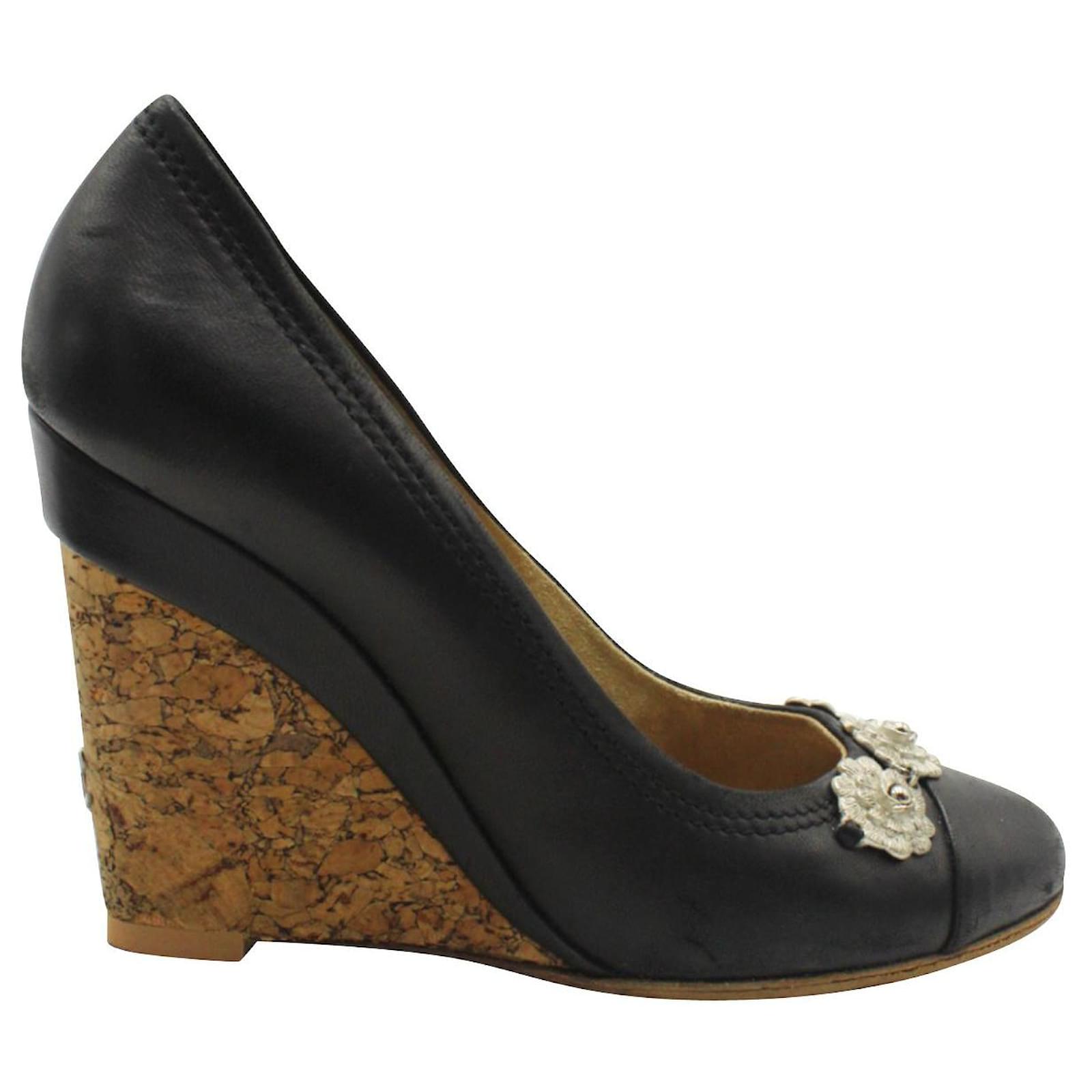 Chanel Black Cap Toe Wedge Pumps Leather ref.1088788 - Joli Closet