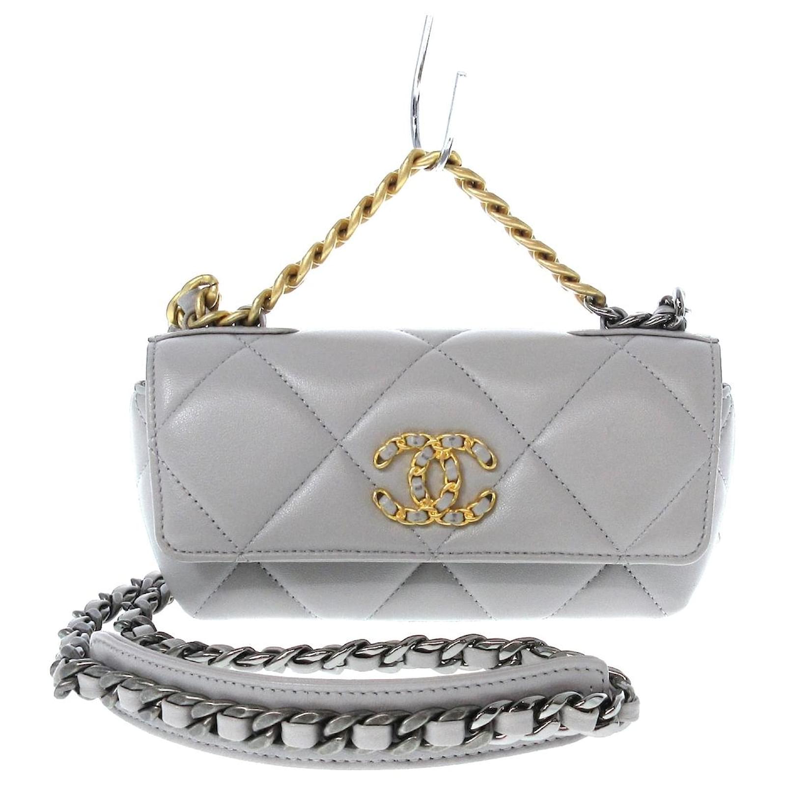 Chanel 19 Chanel Grey Leather ref.1090018 - Joli Closet