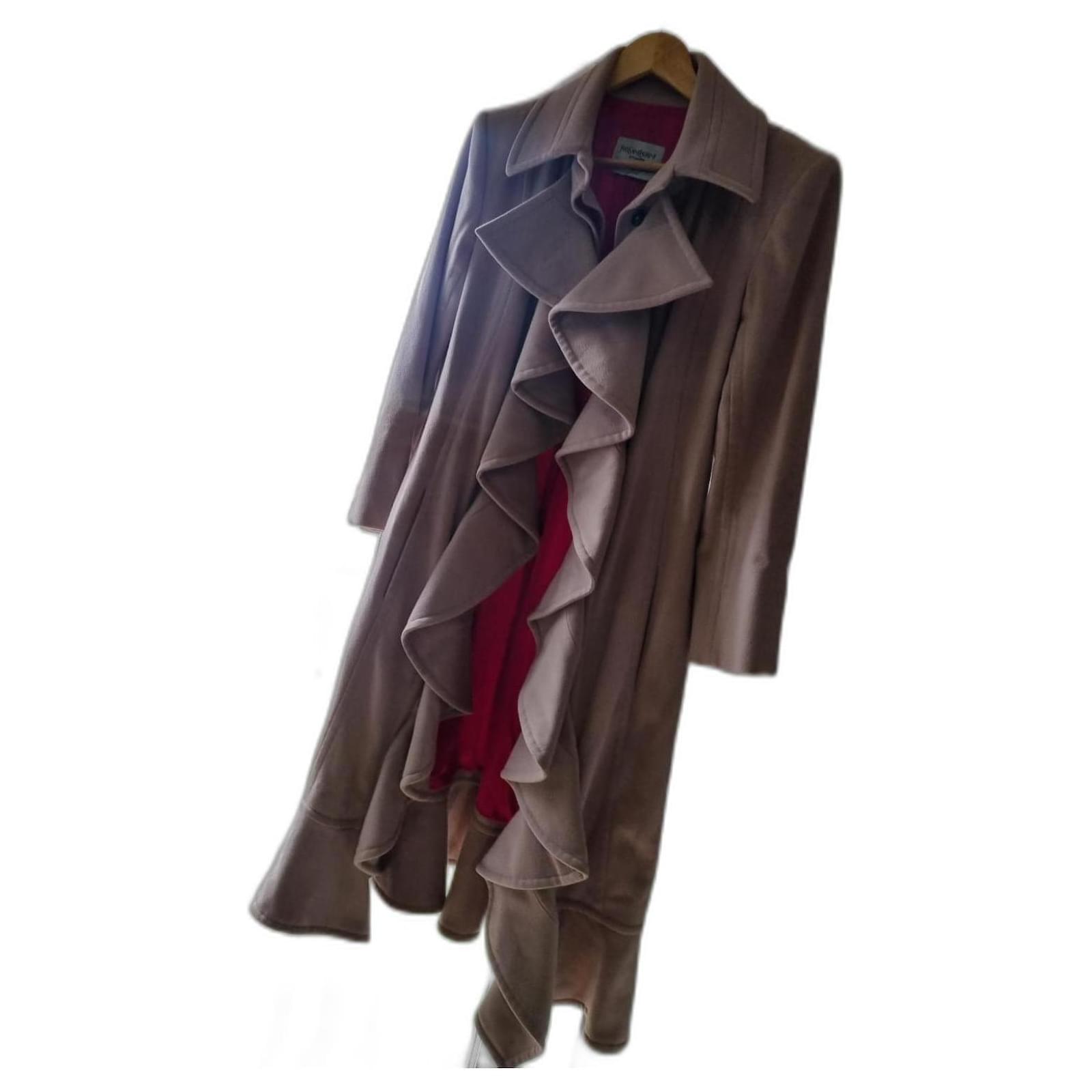 Yves Saint Laurent Dusty pink ruffled coat Silk Wool ref.1091443 - Joli ...