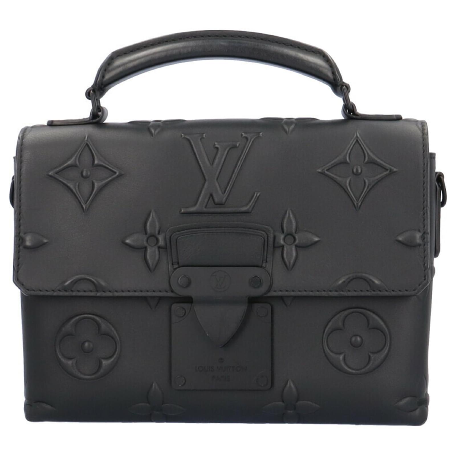 Antigua Louis Vuitton Ambassador Black Cloth ref.1092352 - Joli Closet