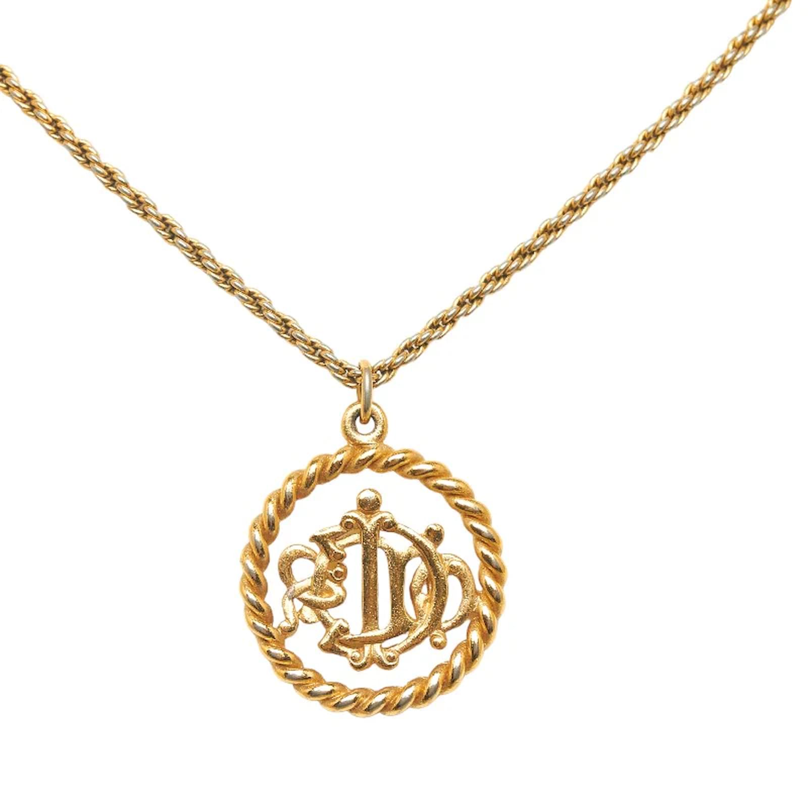 Dior Collier à pendentif rond avec logo Doré ref.1095410 - Joli Closet
