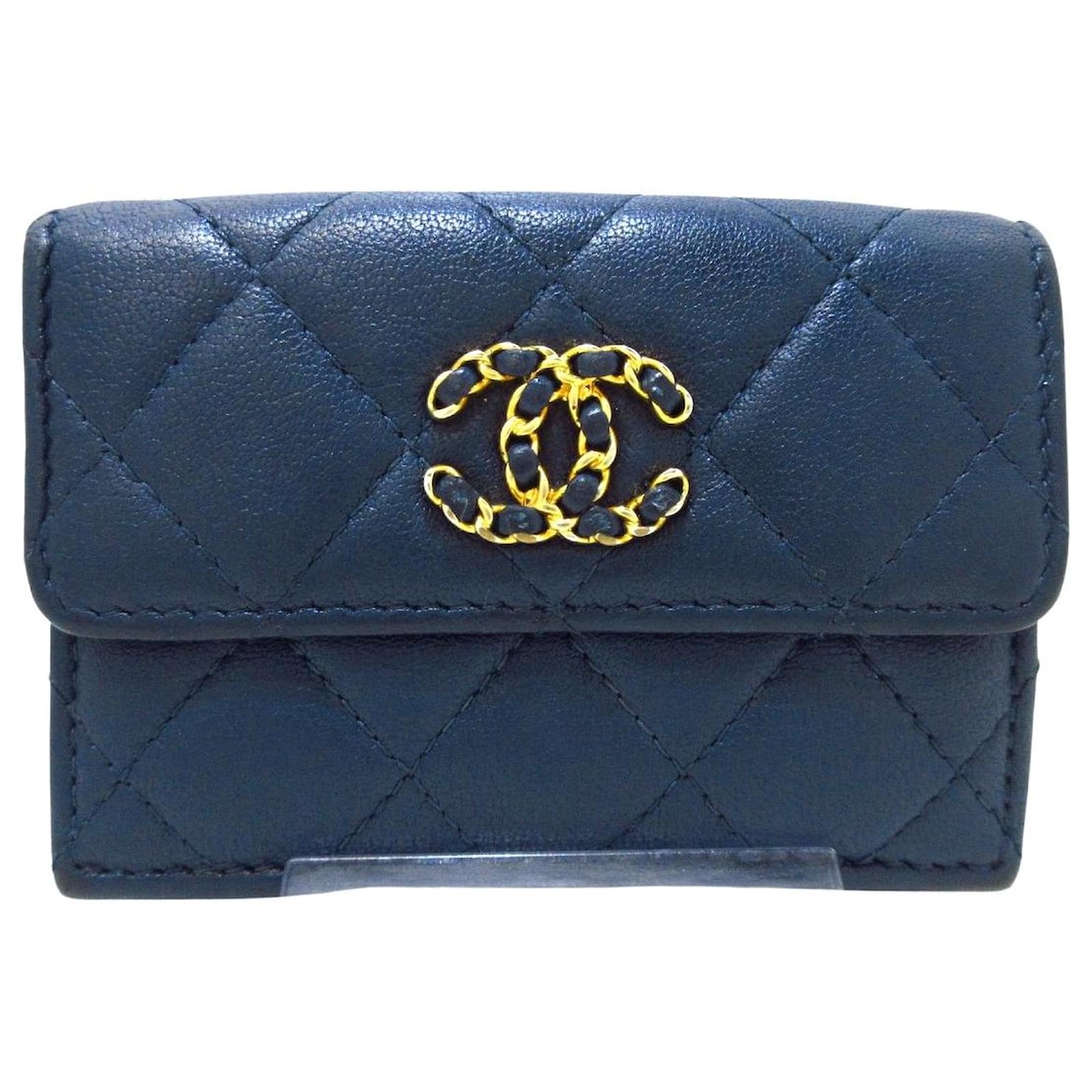 Chanel Chanel 19 Navy blue Leather ref.JC1100788 (Sold) - Joli Closet
