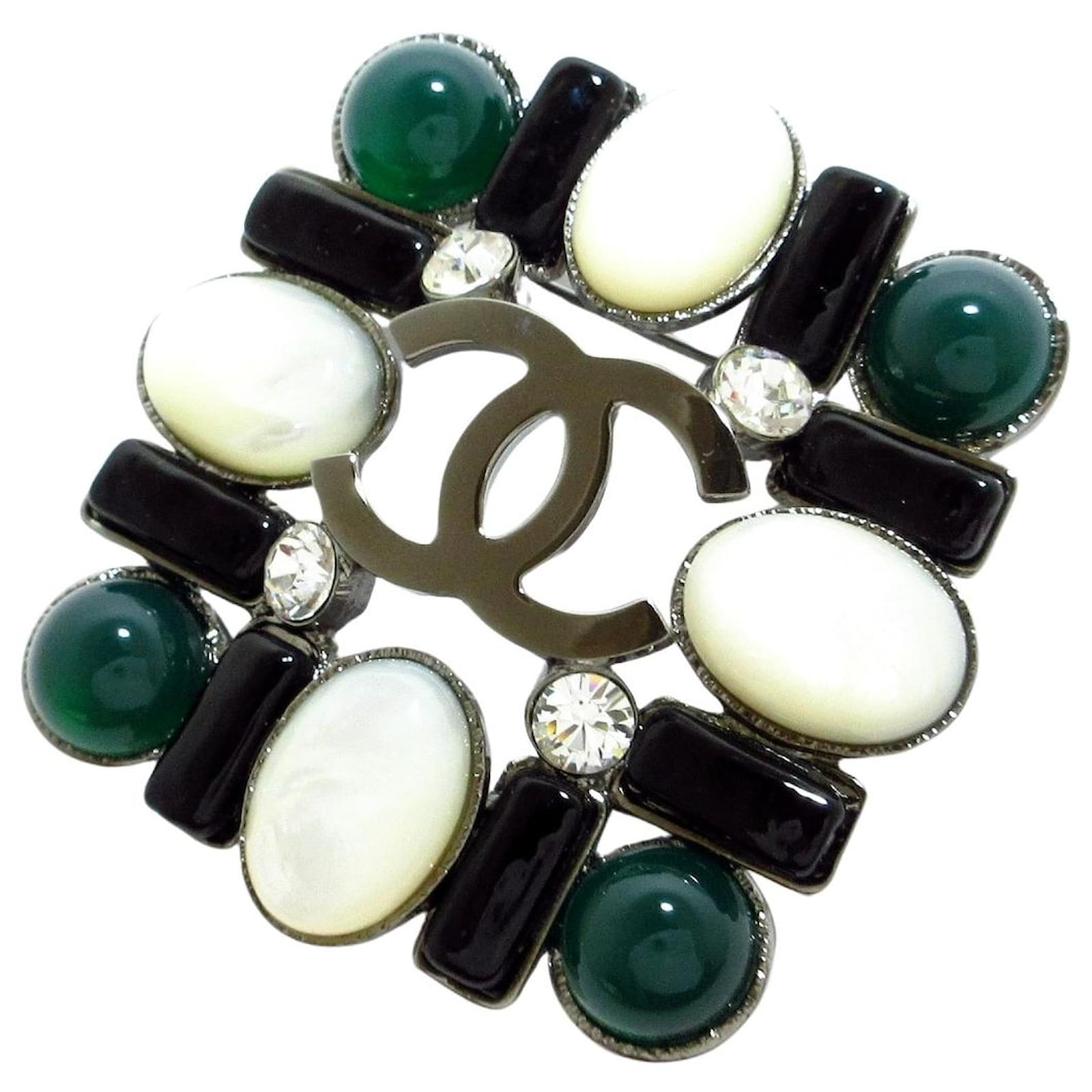 Timeless Chanel COCO Mark Multiple colors Metal ref.1110791 - Joli Closet