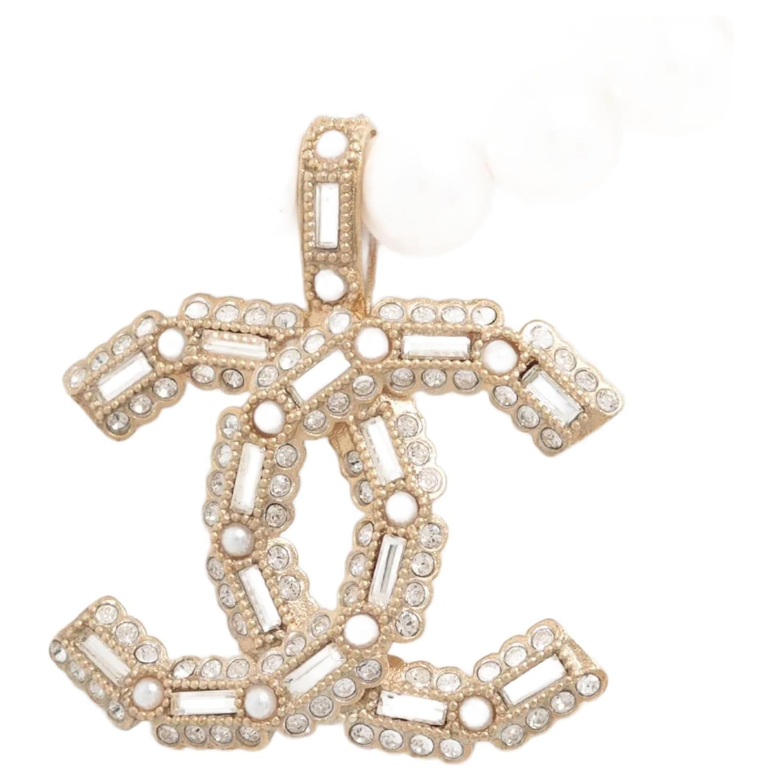 Chanel Coco CC Necklace Fake Pearl Golden White Metal ref.1116951 ...