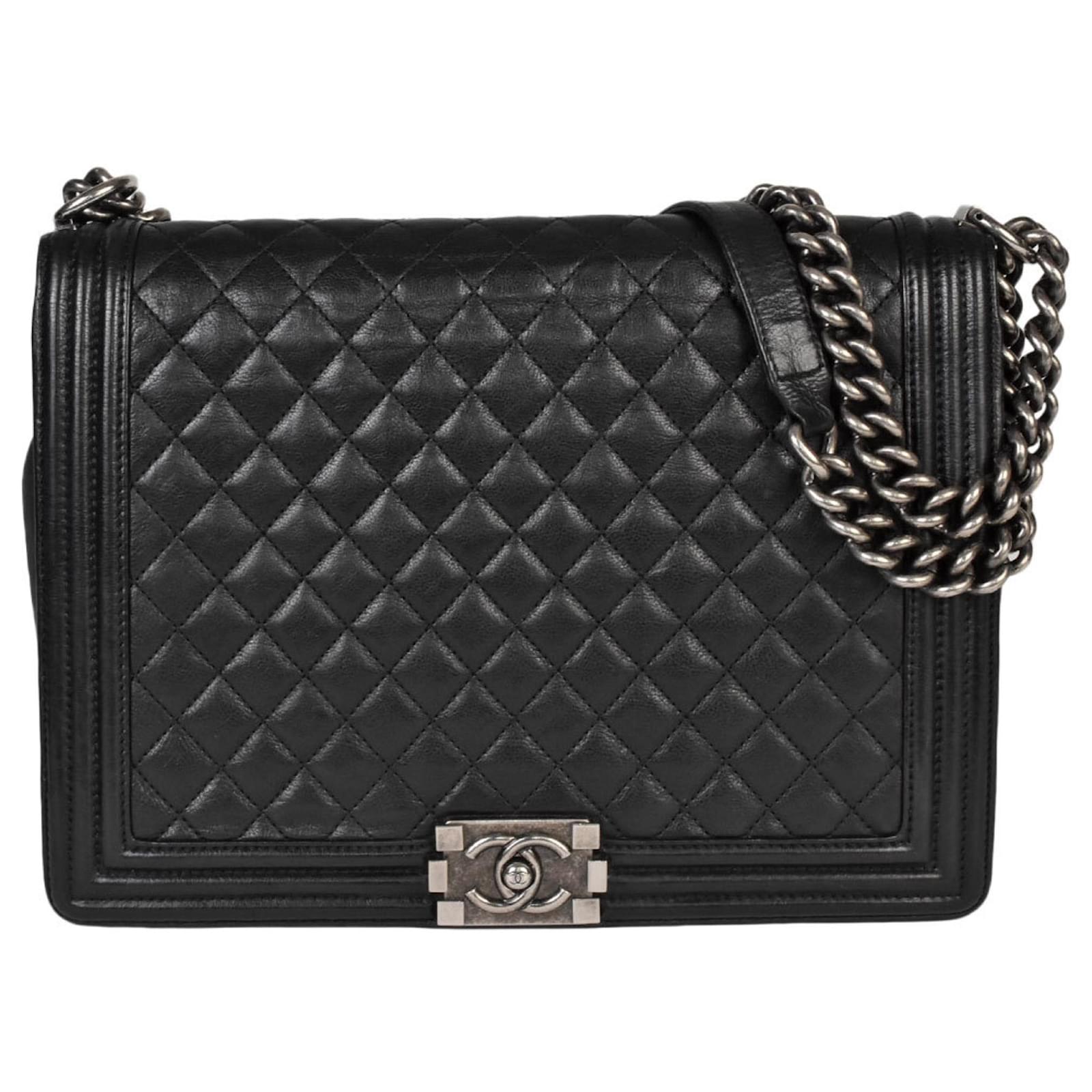 Chanel Boy Black Leather ref.1120522 - Joli Closet