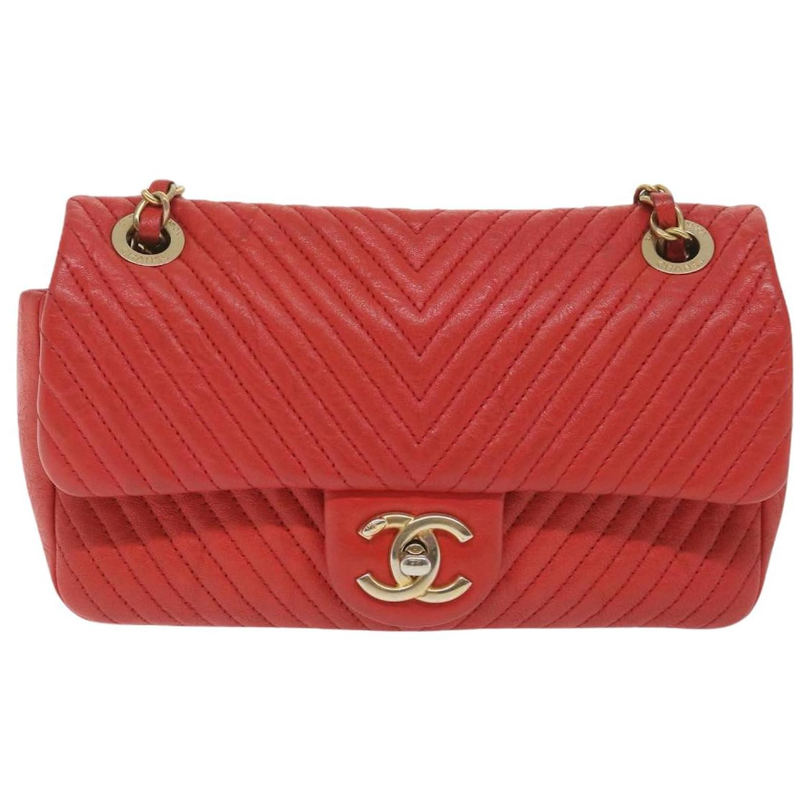 Timeless Chanel chevron Red Leather ref.1122116 - Joli Closet