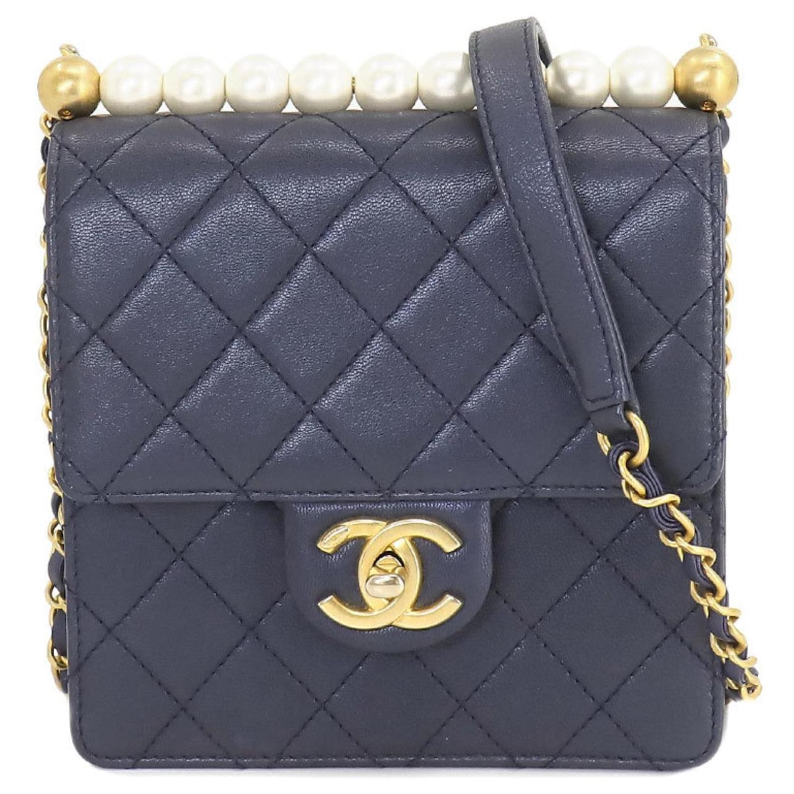 Timeless Chanel Matelassé Navy blue Leather ref.1126392 - Joli Closet
