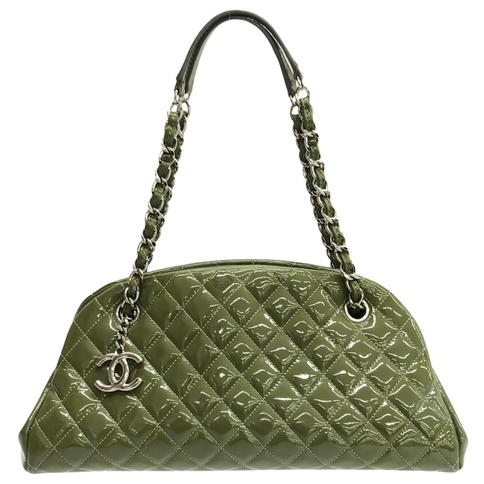 Chanel Mademoiselle Khaki Patent leather ref.1130413 - Joli Closet