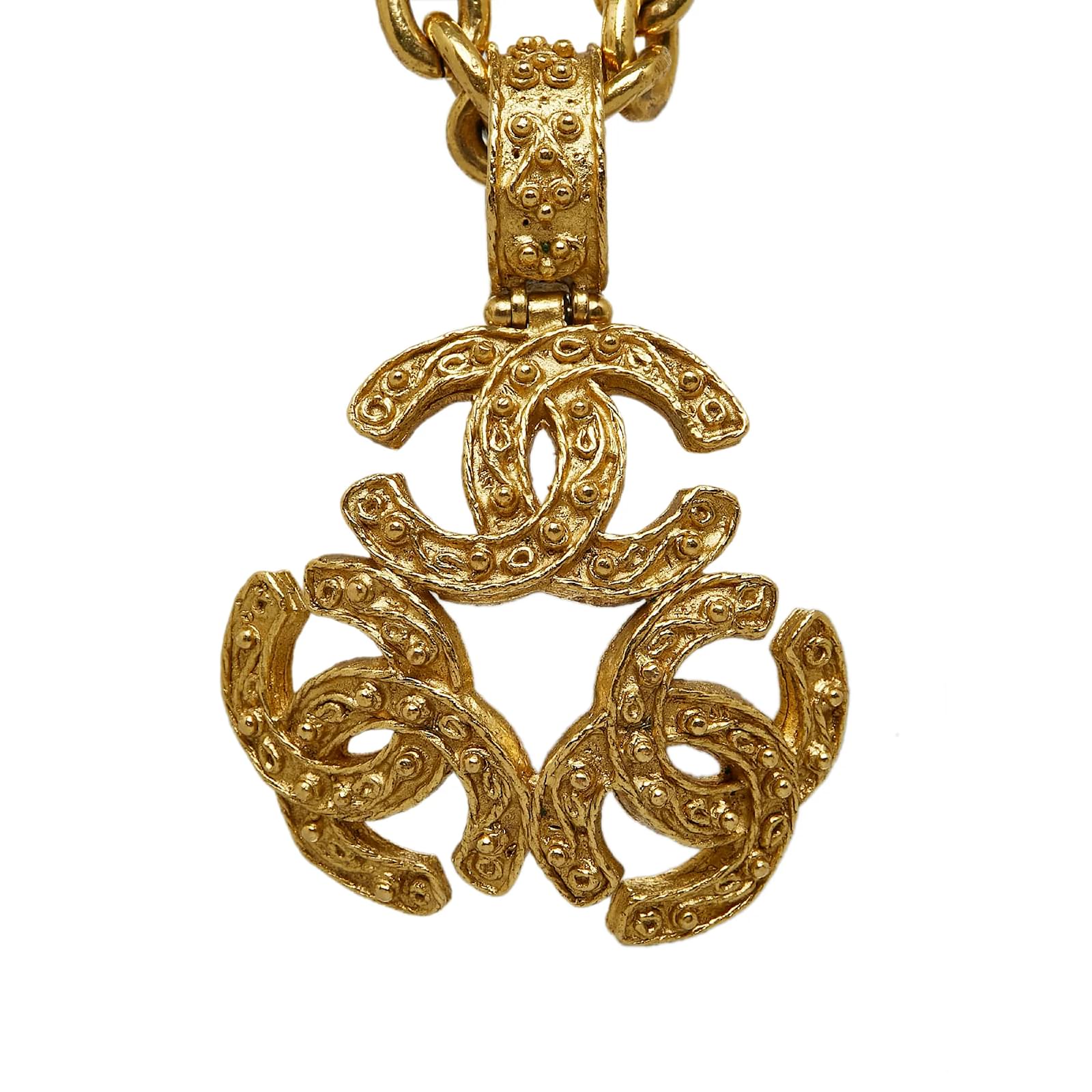 Collier Chanel Triple Coco Doré Or jaune ref.1134643 - Joli Closet