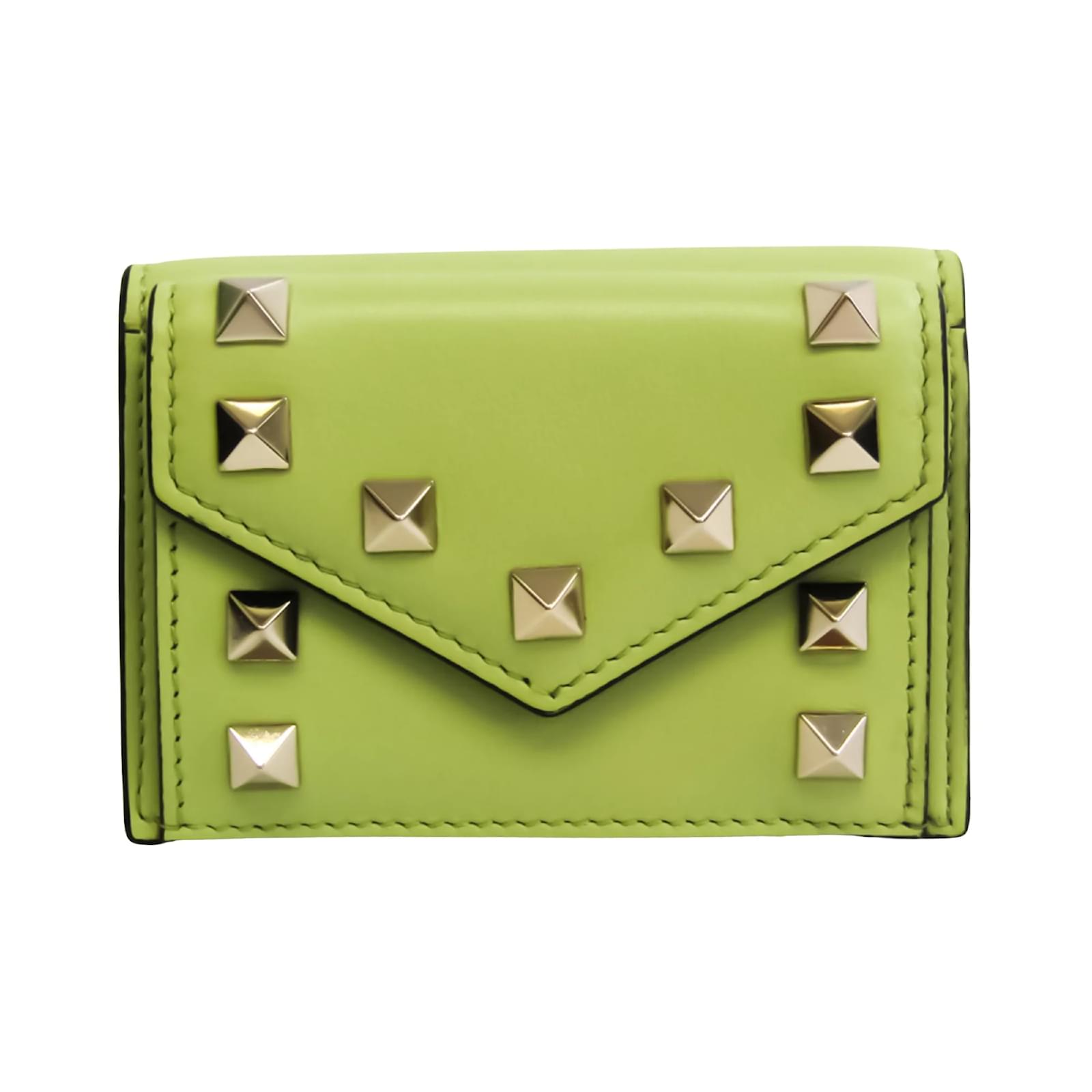 Valentino Garavani Rockstud Green Leather ref.1144104 - Joli Closet