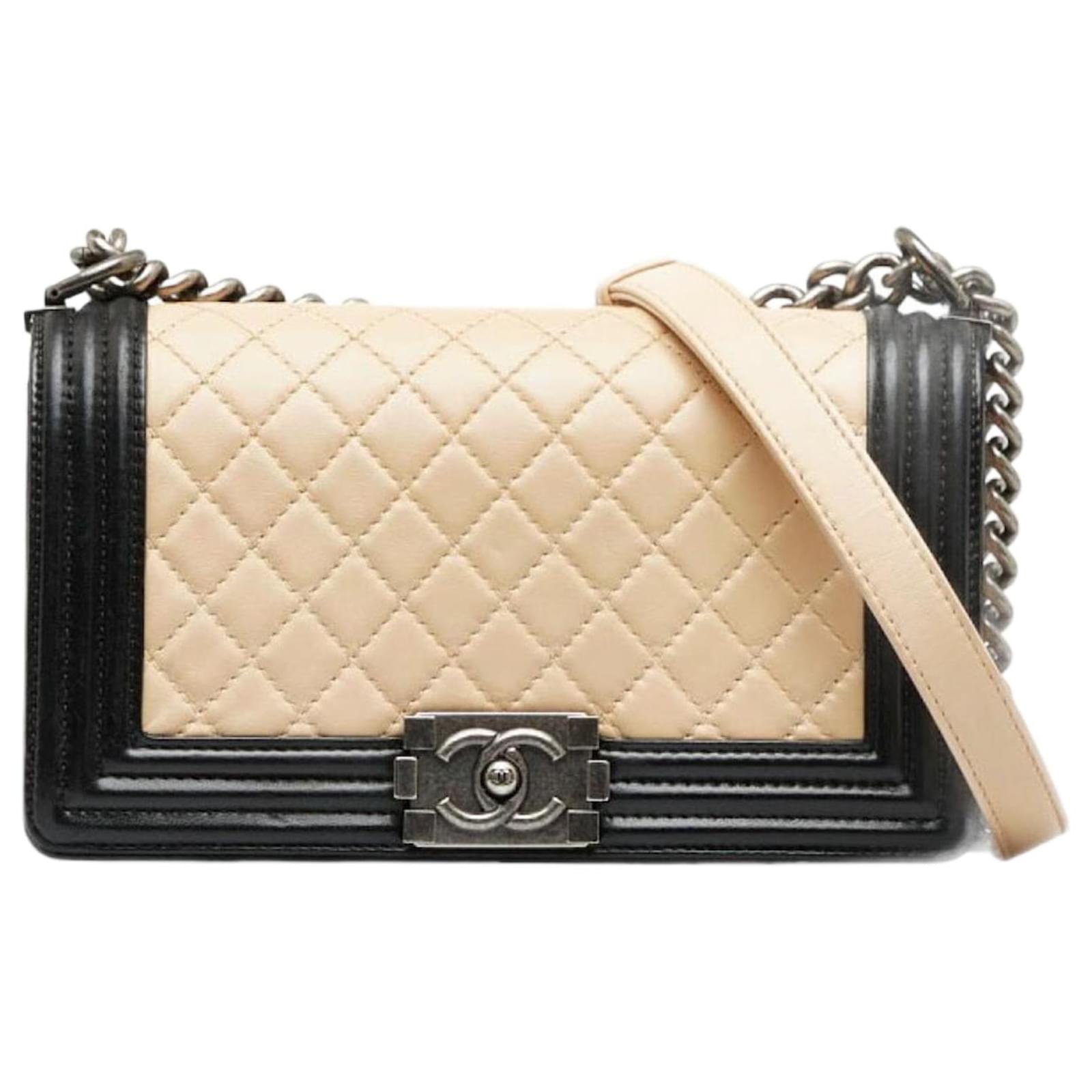 Chanel Boy Black Leather ref.1145444 - Joli Closet