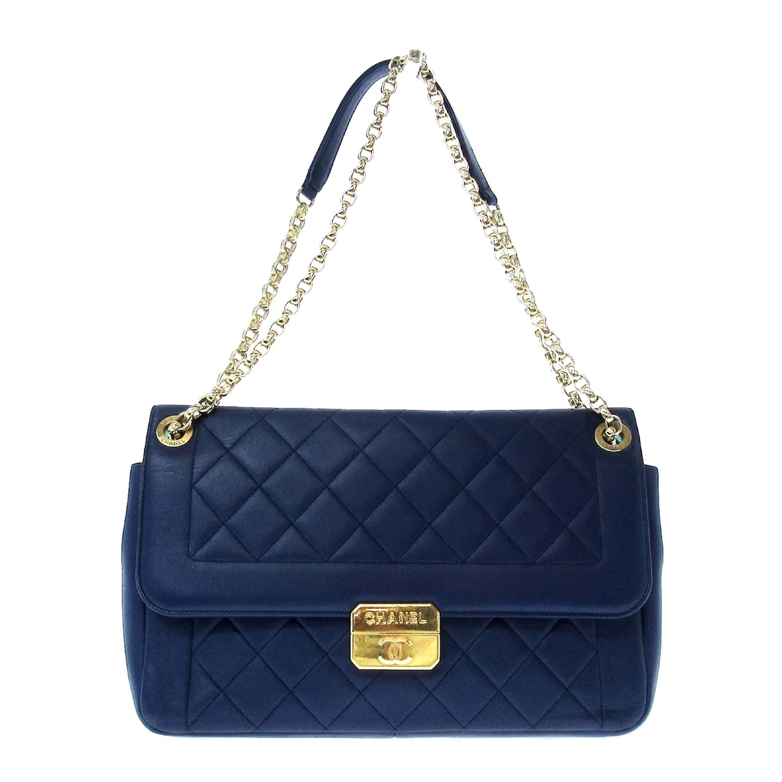 Chanel Chic With Me Navy blue Leather ref.1152743 - Joli Closet