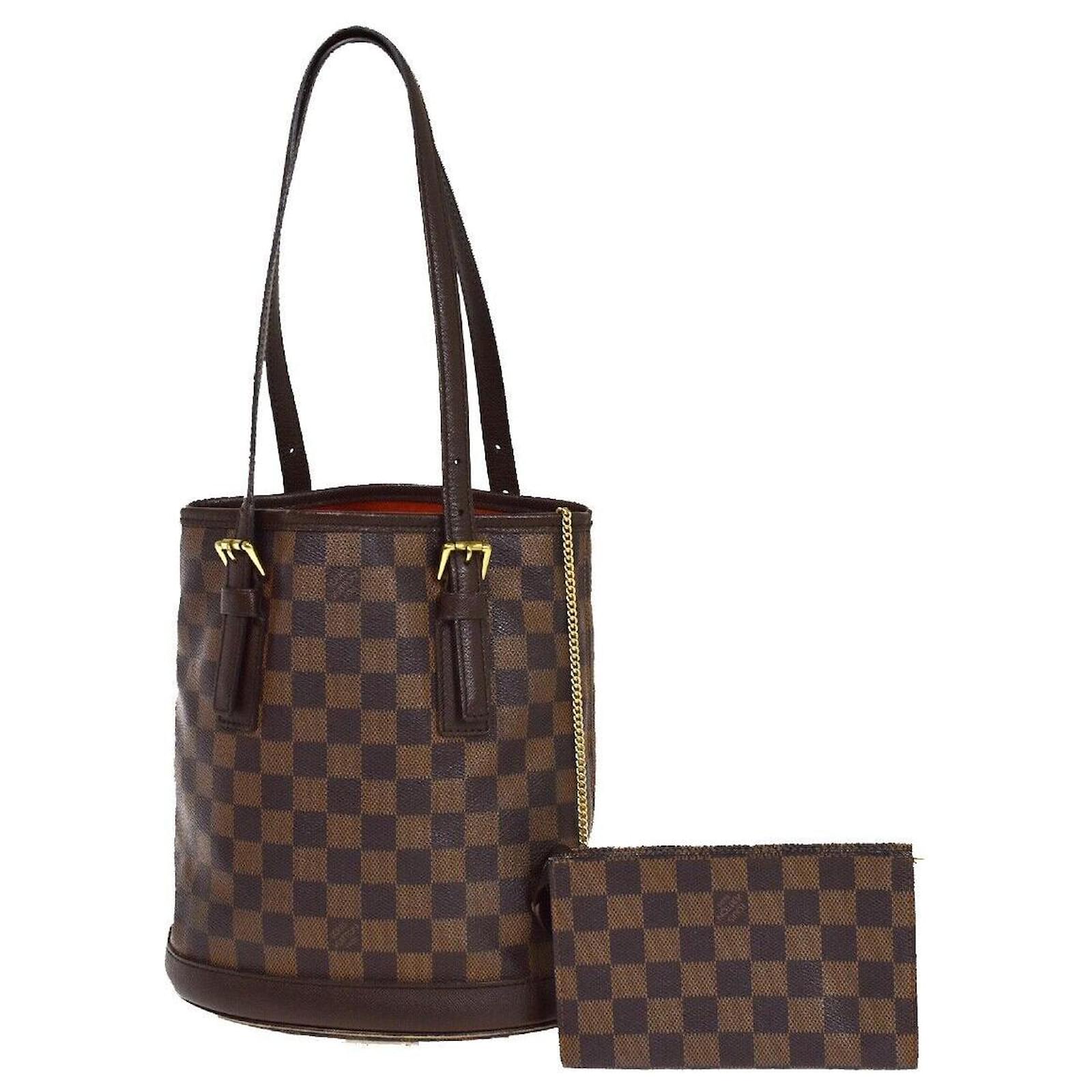 Louis Vuitton Bucket Brown Cloth ref.1153330 - Joli Closet