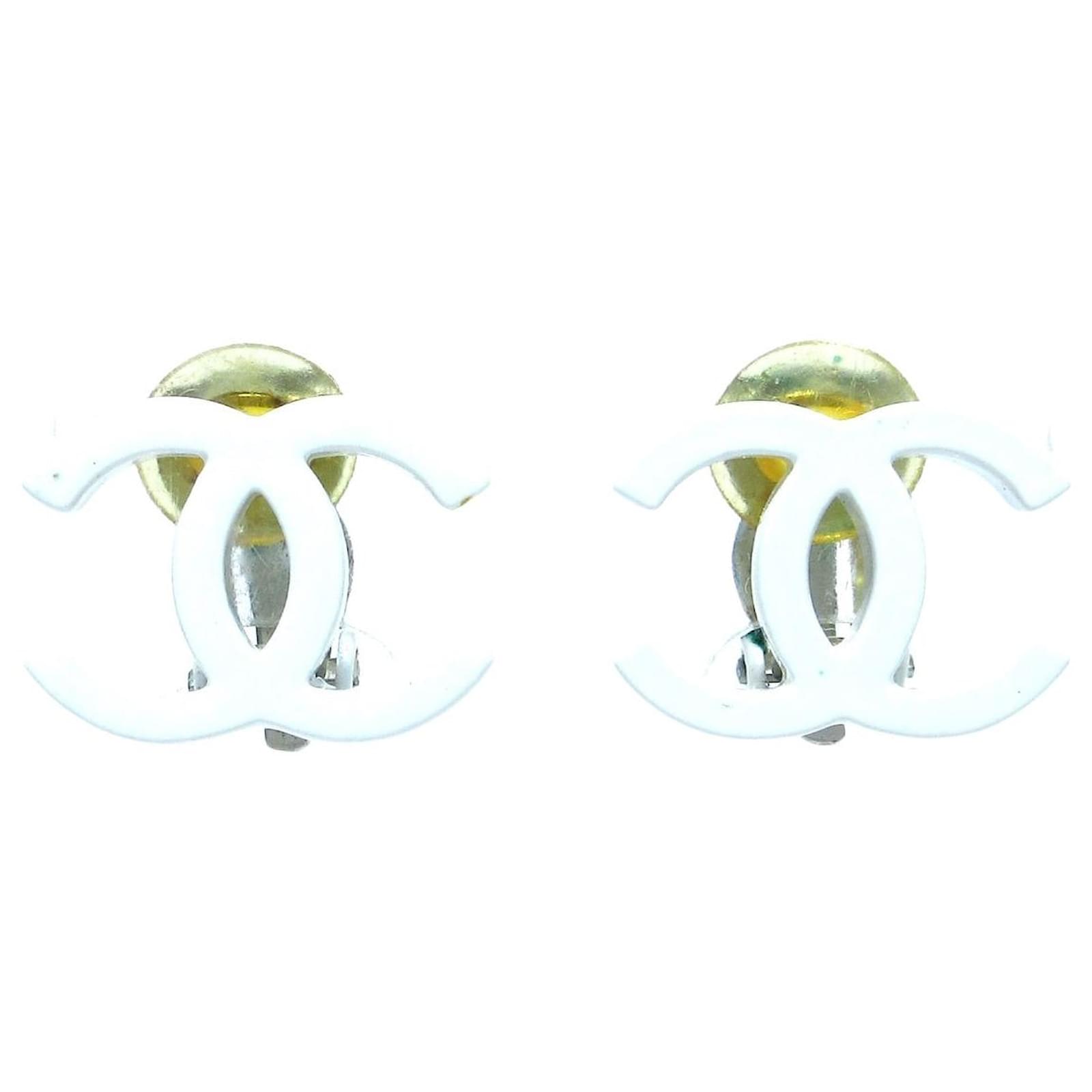 Timeless Chanel Logo CC White Plastic ref.1154452 - Joli Closet