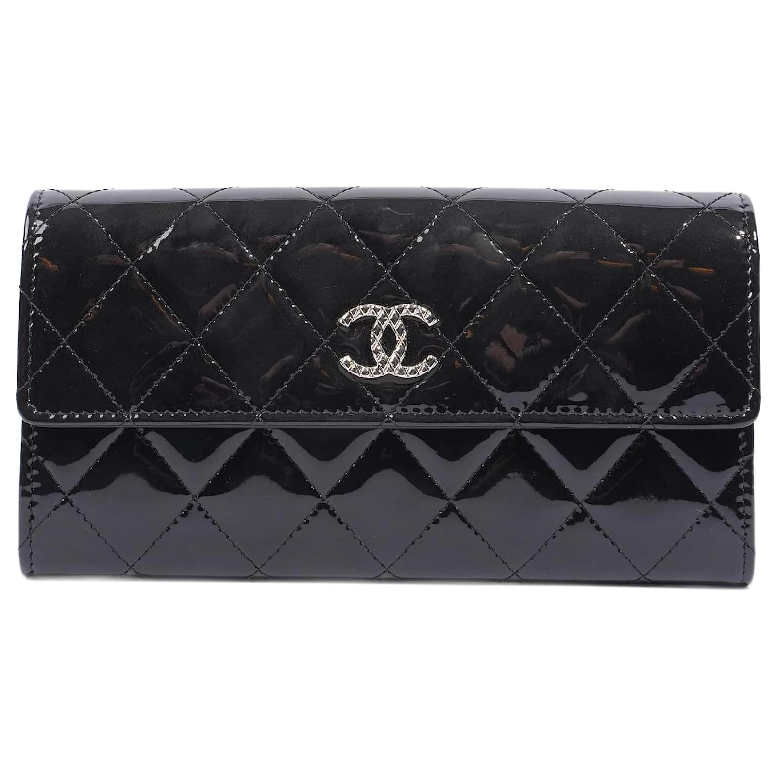Chanel Quilted Flap Wallet Black Patent Leather ref.1160113 - Joli Closet