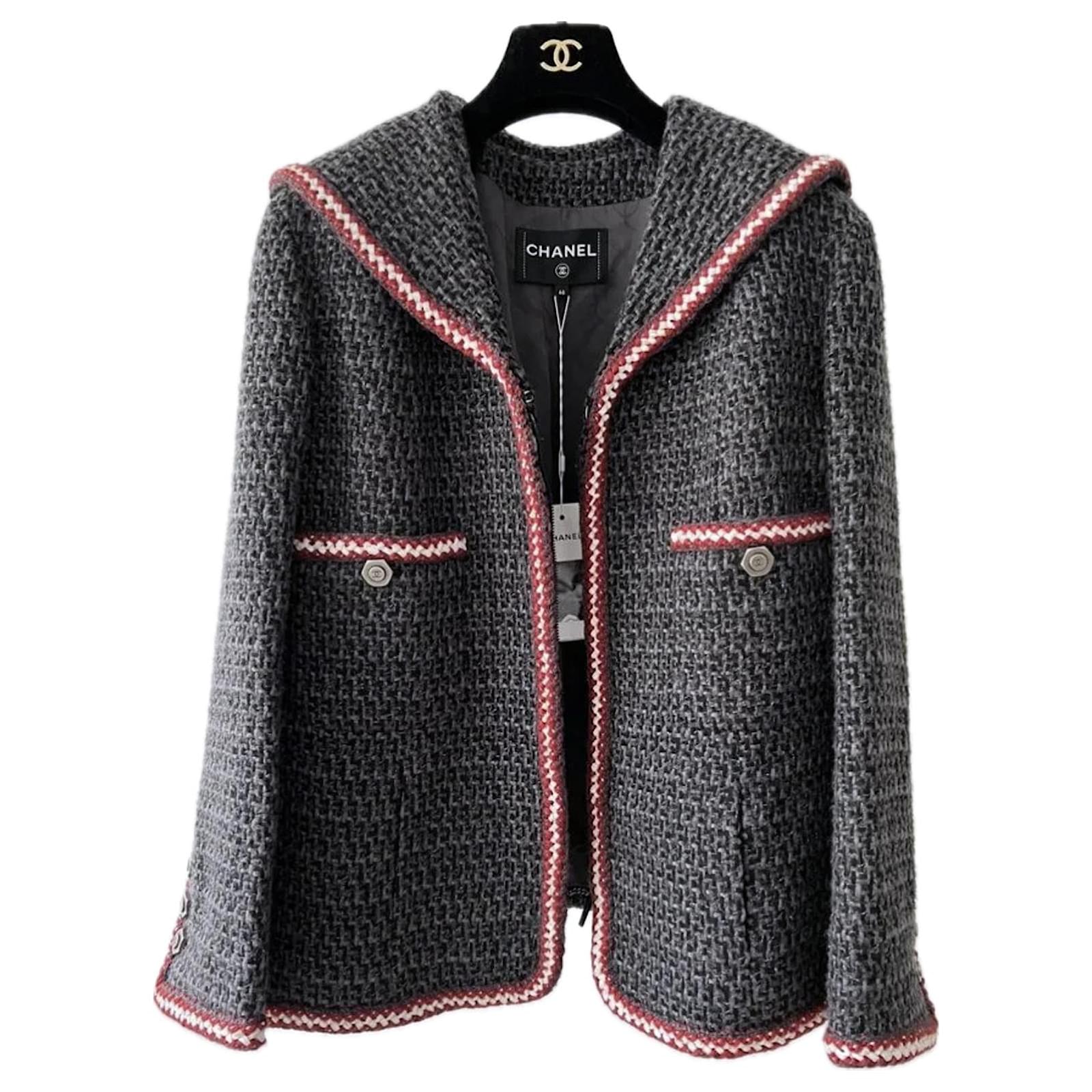 Chanel New Paris / Hamburg Runway Tweed Jacket Grey ref.1170797 - Joli ...