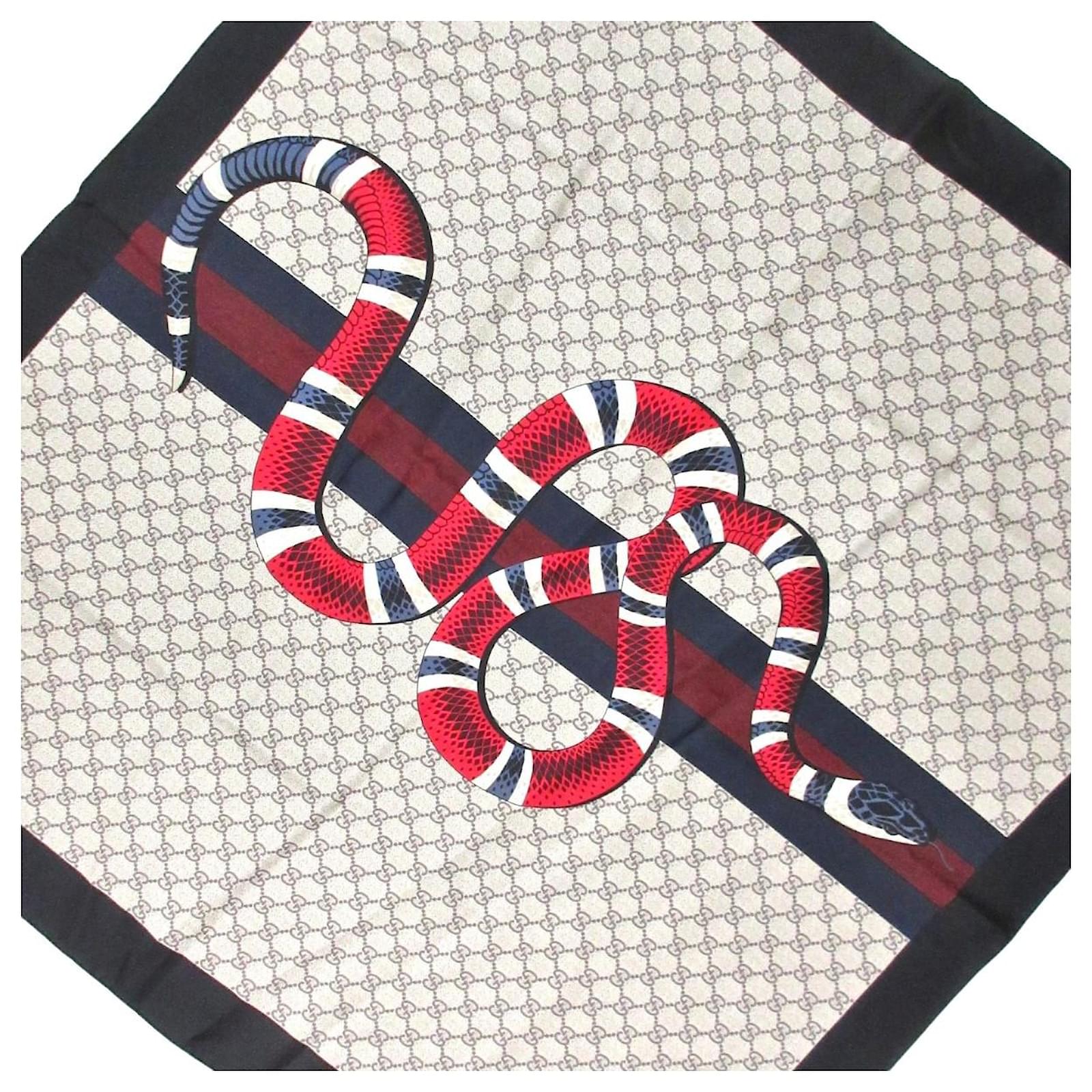 Gucci GG pattern Beige Silk ref.1175641 - Joli Closet