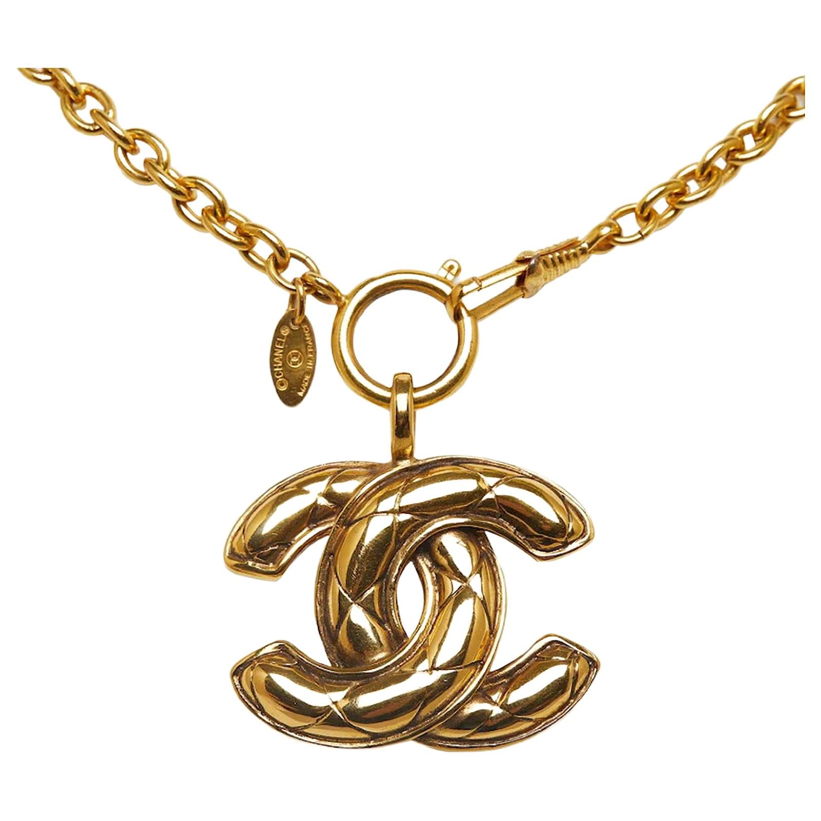 Chanel CC Matelasse Chain Necklace Golden Metal ref.1181359 - Joli Closet
