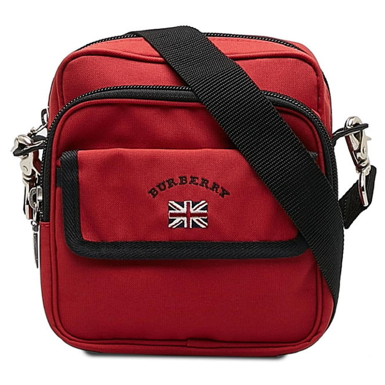 BURBERRY Red Cloth ref.1188586 - Joli Closet