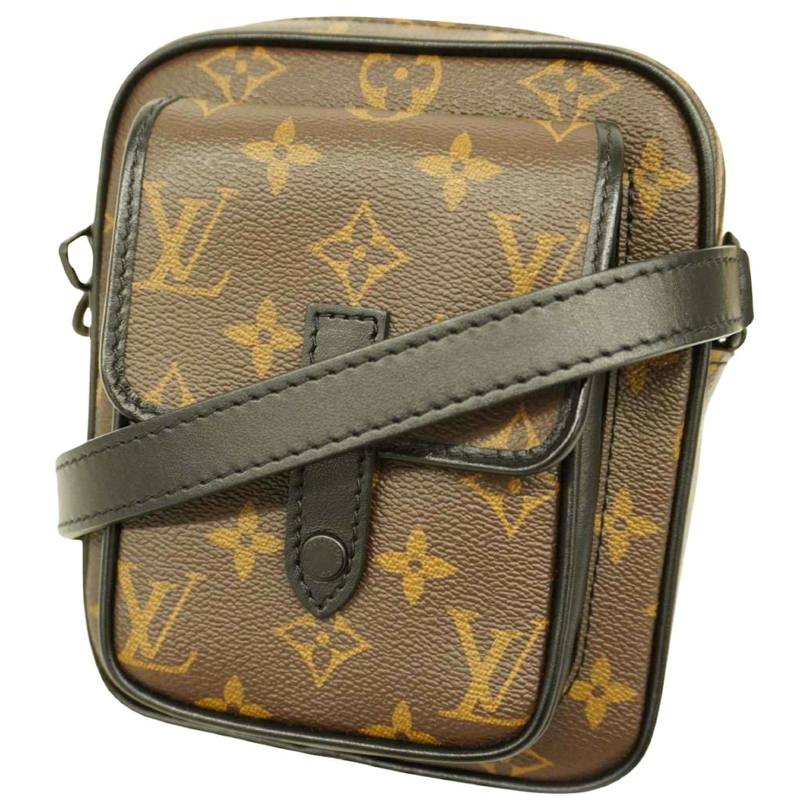 Louis Vuitton Christopher Brown Cloth ref.1192582 - Joli Closet