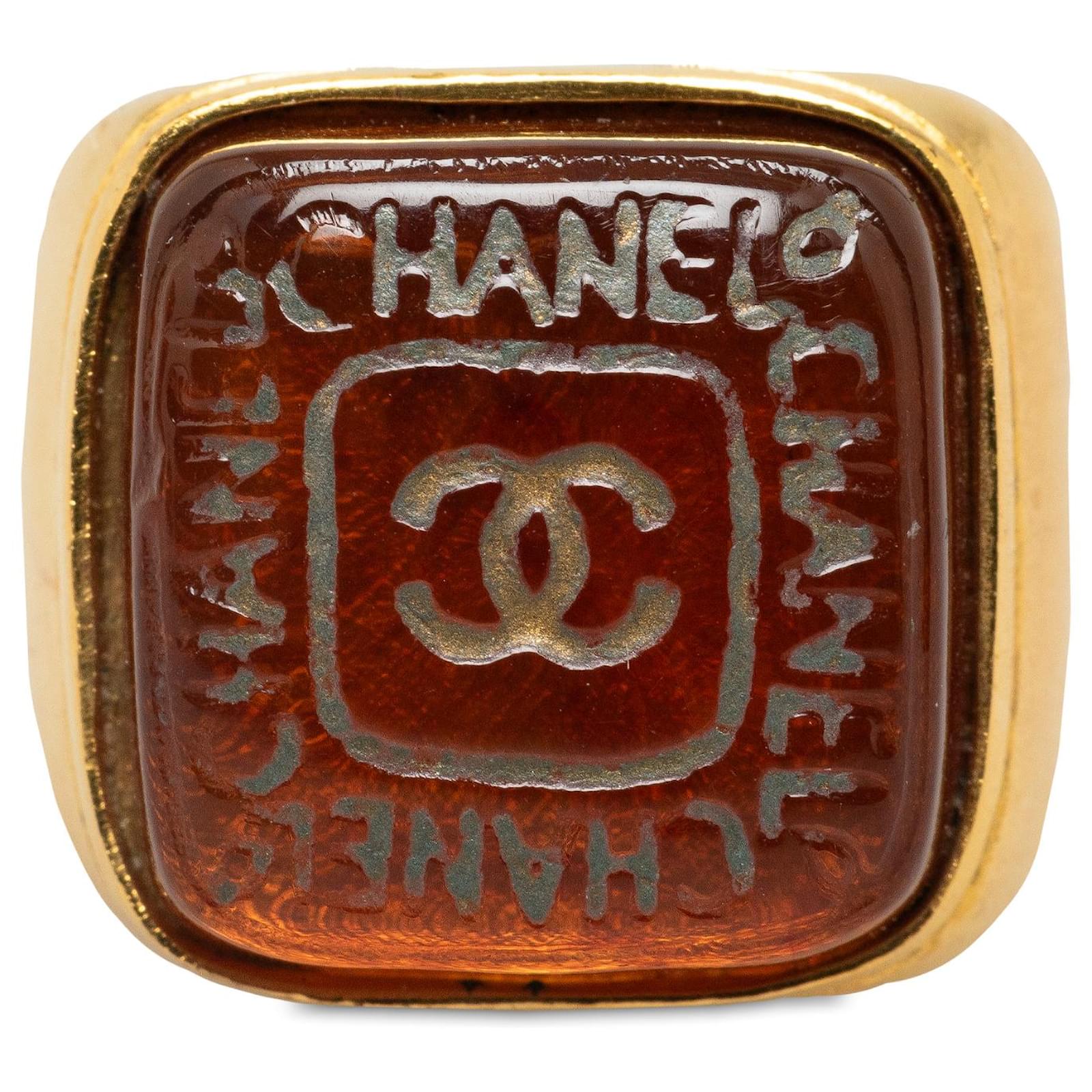 Bague logo dorée Chanel dorée Métal Plaqué or ref.1205583 - Joli Closet